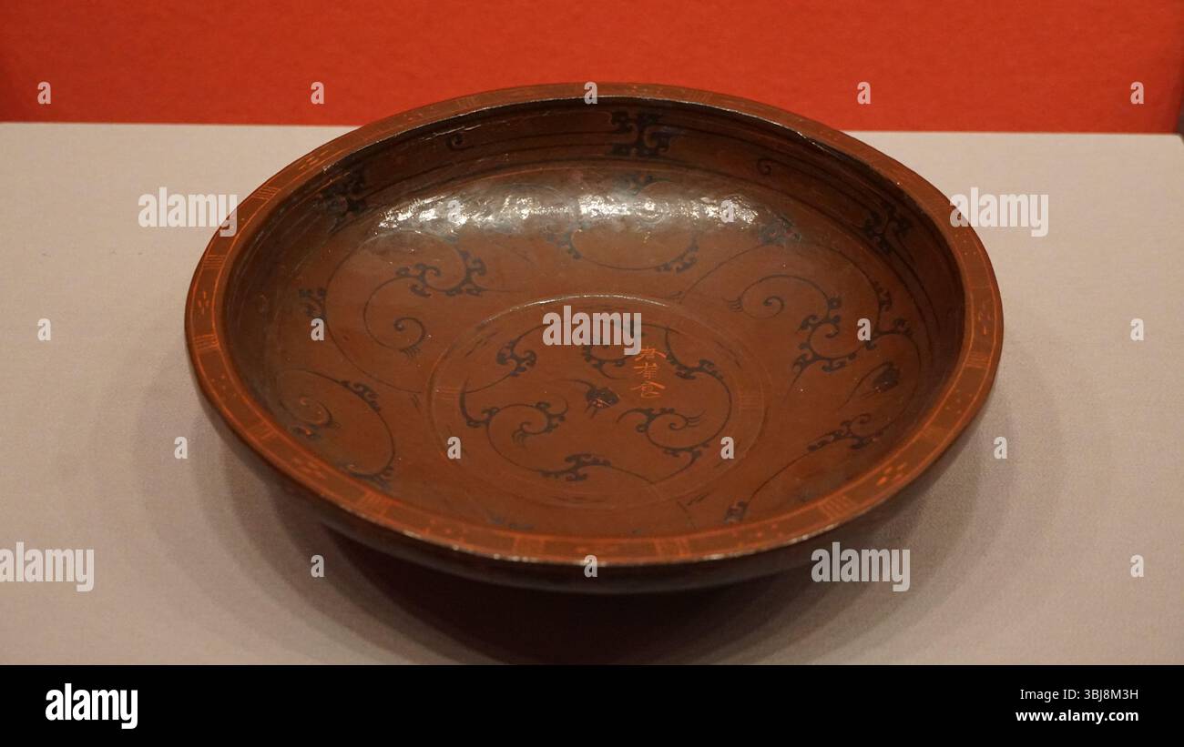 Lacquerware Unearthed from the Mawangdui Han Tombs in Changsha, Hunan ...