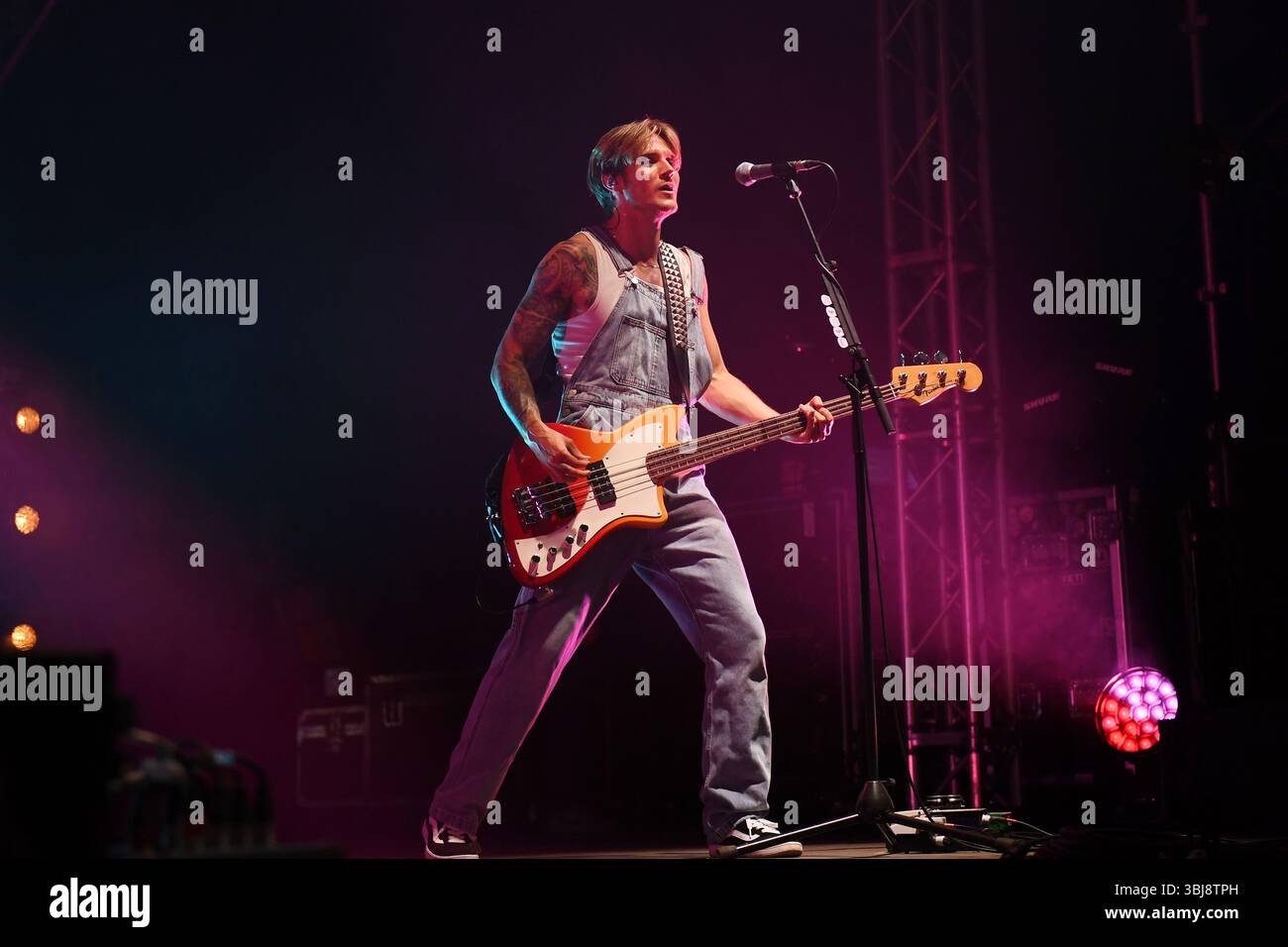 Dougie poynter mcfly festival hi-res stock photography and images - Alamy