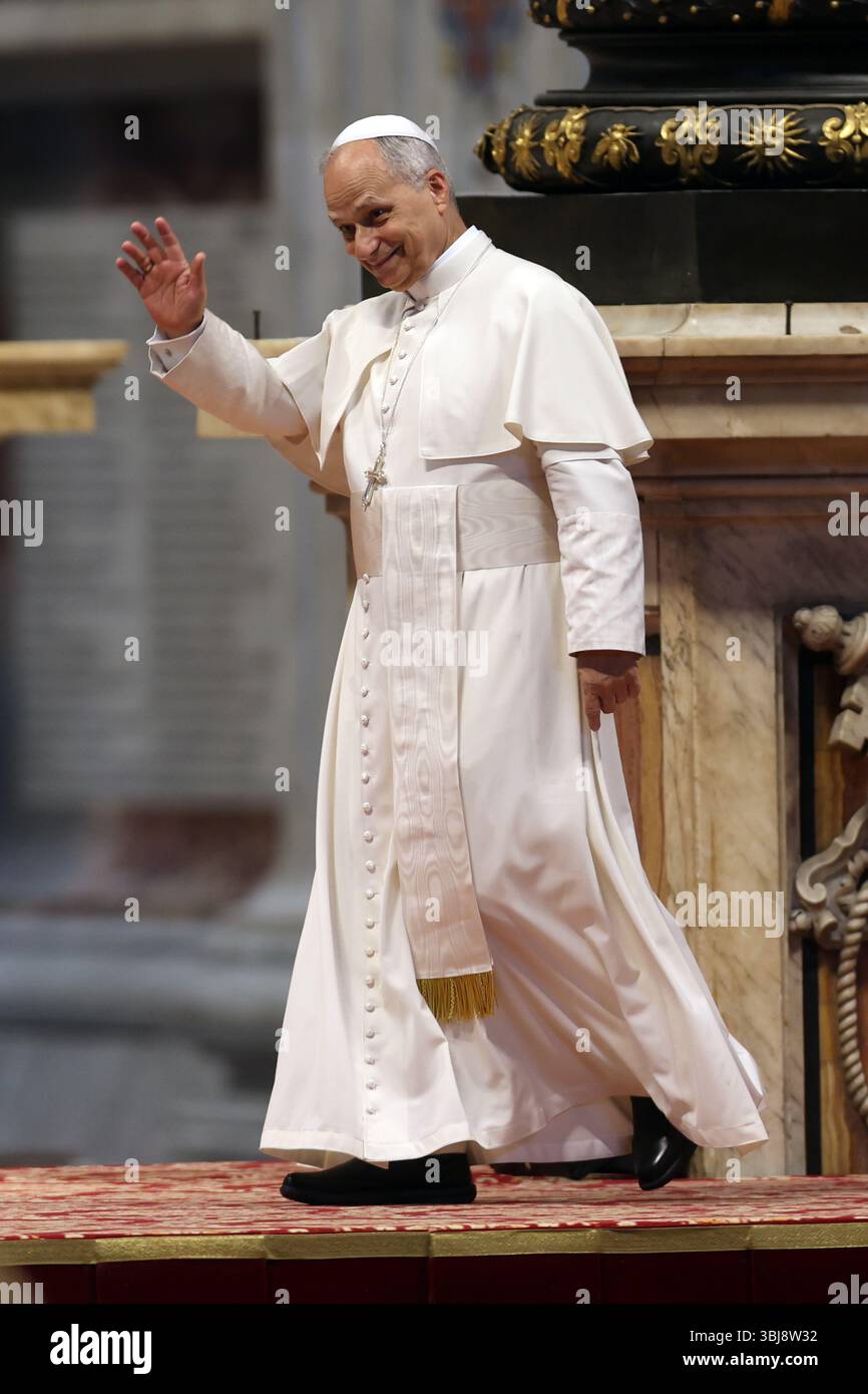 Papa leone xiv basilica san pietro hi-res stock photography and images ...