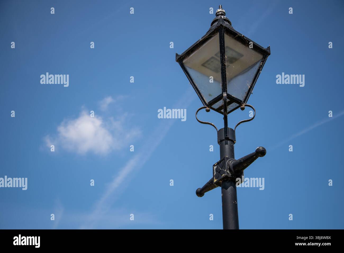 Victorian style lamp post hi-res stock photography and images - Alamy