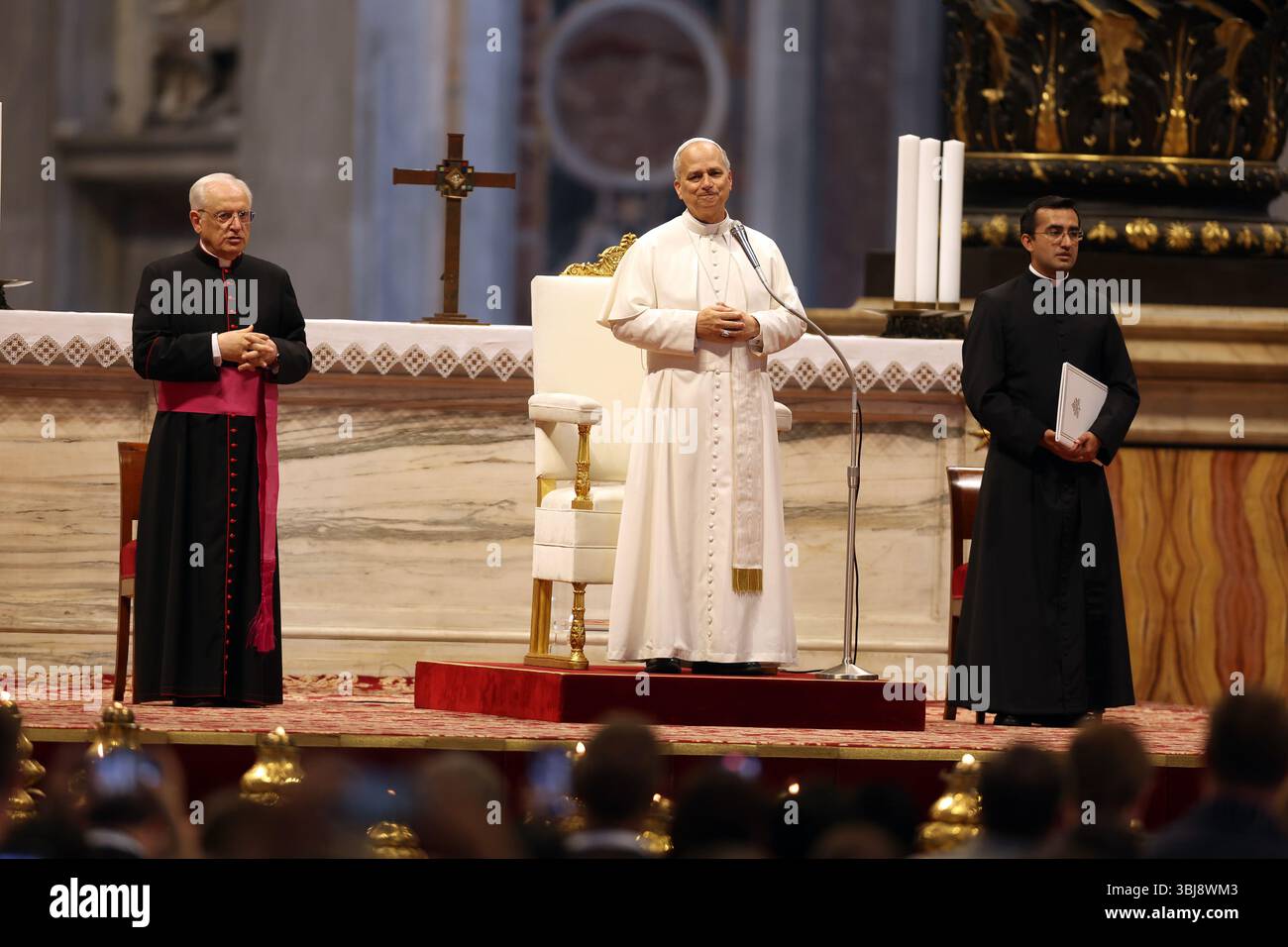 Papa leone xiv basilica san pietro hi-res stock photography and images ...