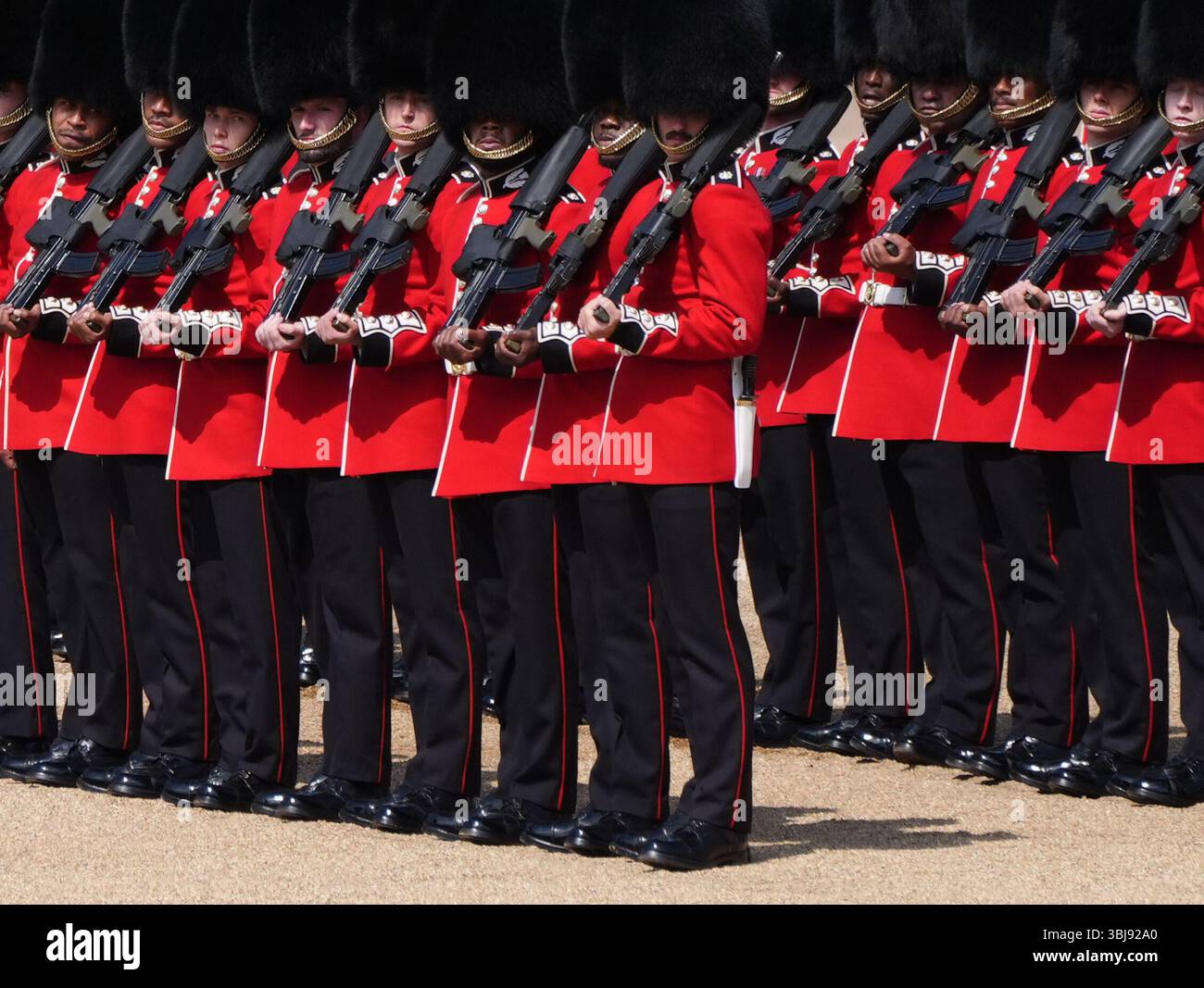 RETRANSMITTING CORRECTING REGIMENT Members of the Scots Guards during ...