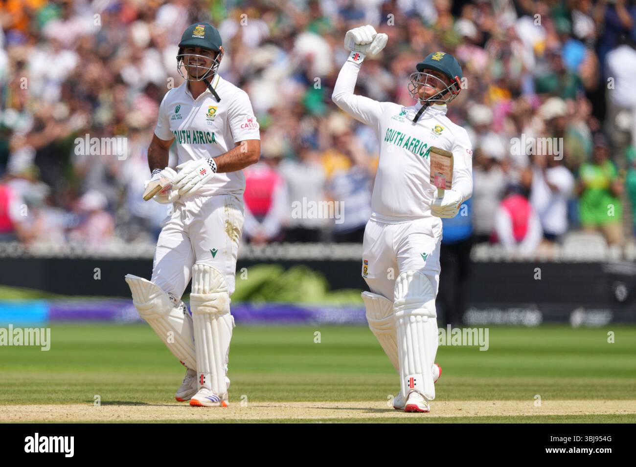 South Africa's David Bedingham, left, and Kyle Verreynne celebrate ...