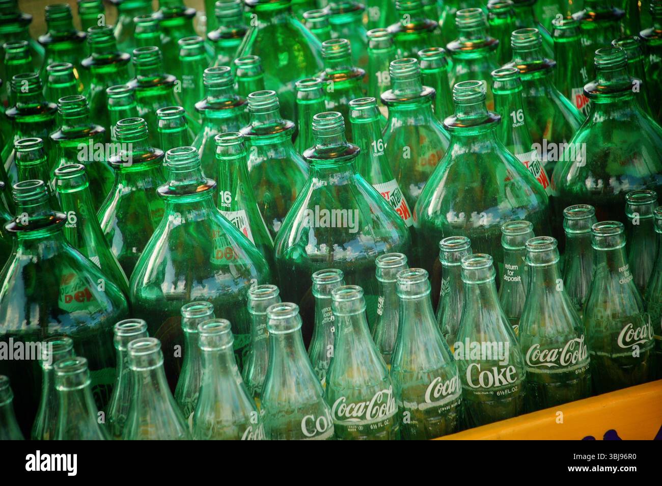 Carnival ring toss booth hi-res stock photography and images - Alamy