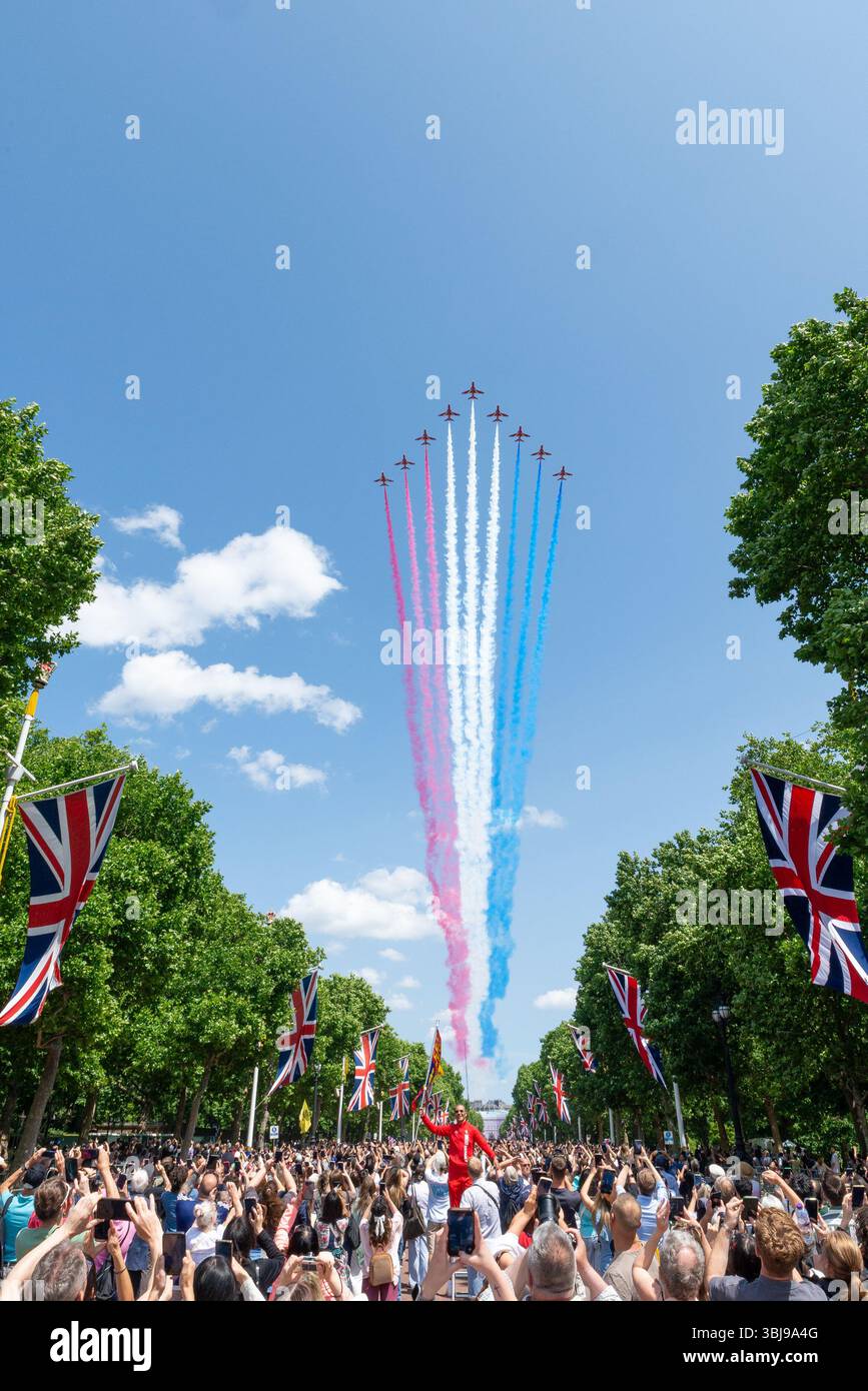 The Mall, Westminster, London, UK. 14th Jun, 2025. The Royal Family ...