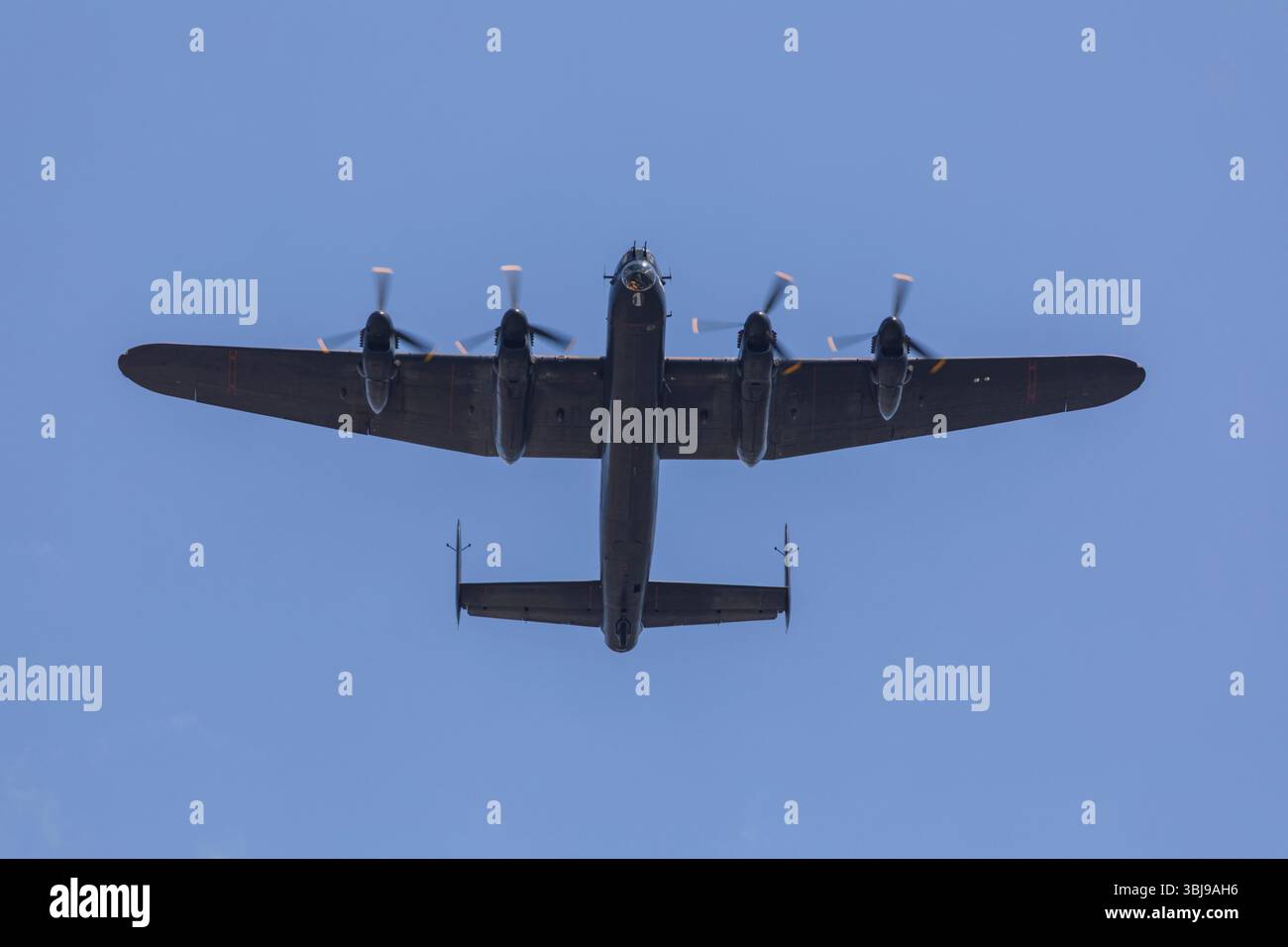 Kings birthday flypast 2025 hi-res stock photography and images - Alamy