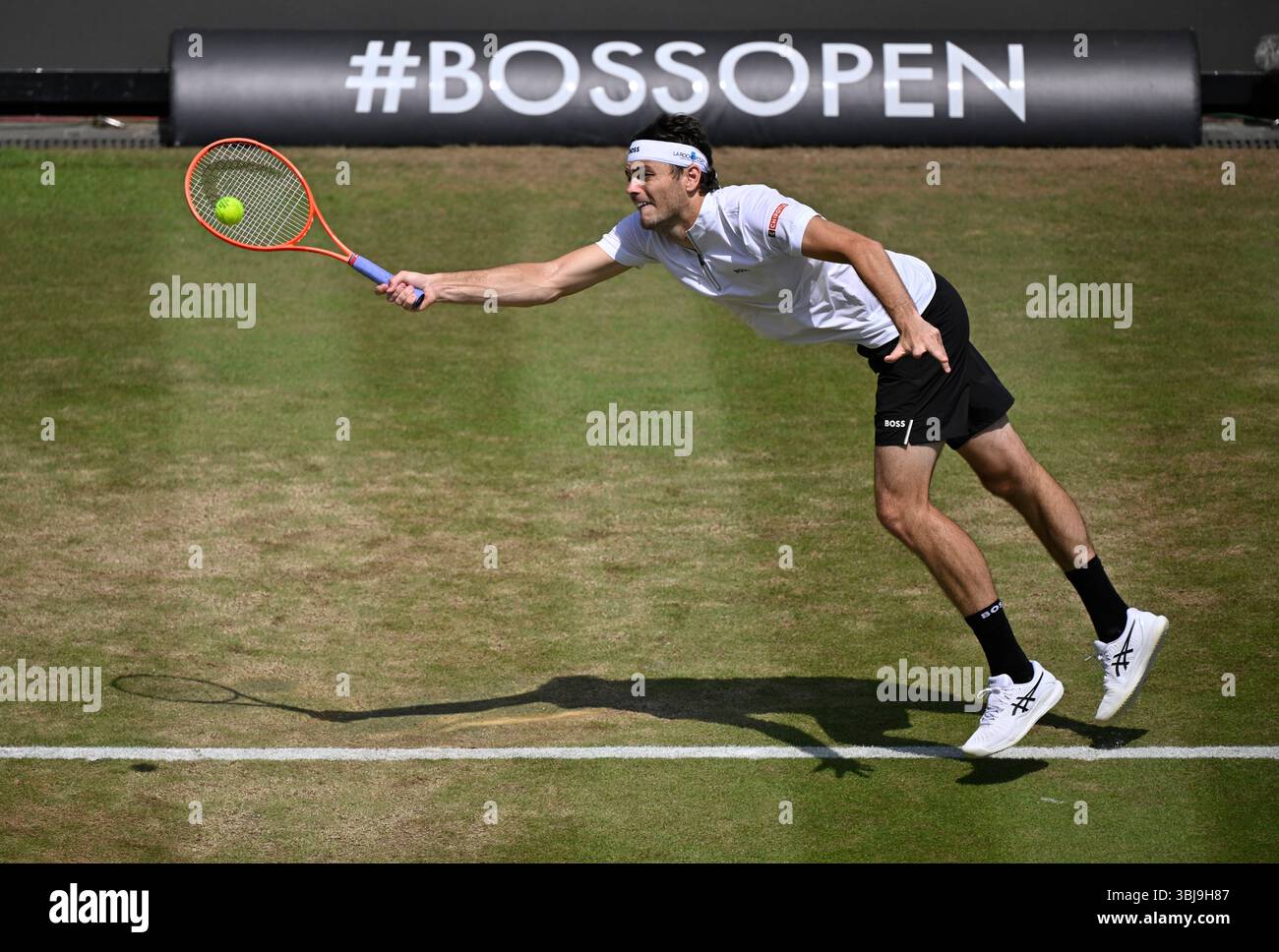 Taylor Fritz (USA) Aktion Tennis Herren BOSS Open ATP 250 Stuttgart ...