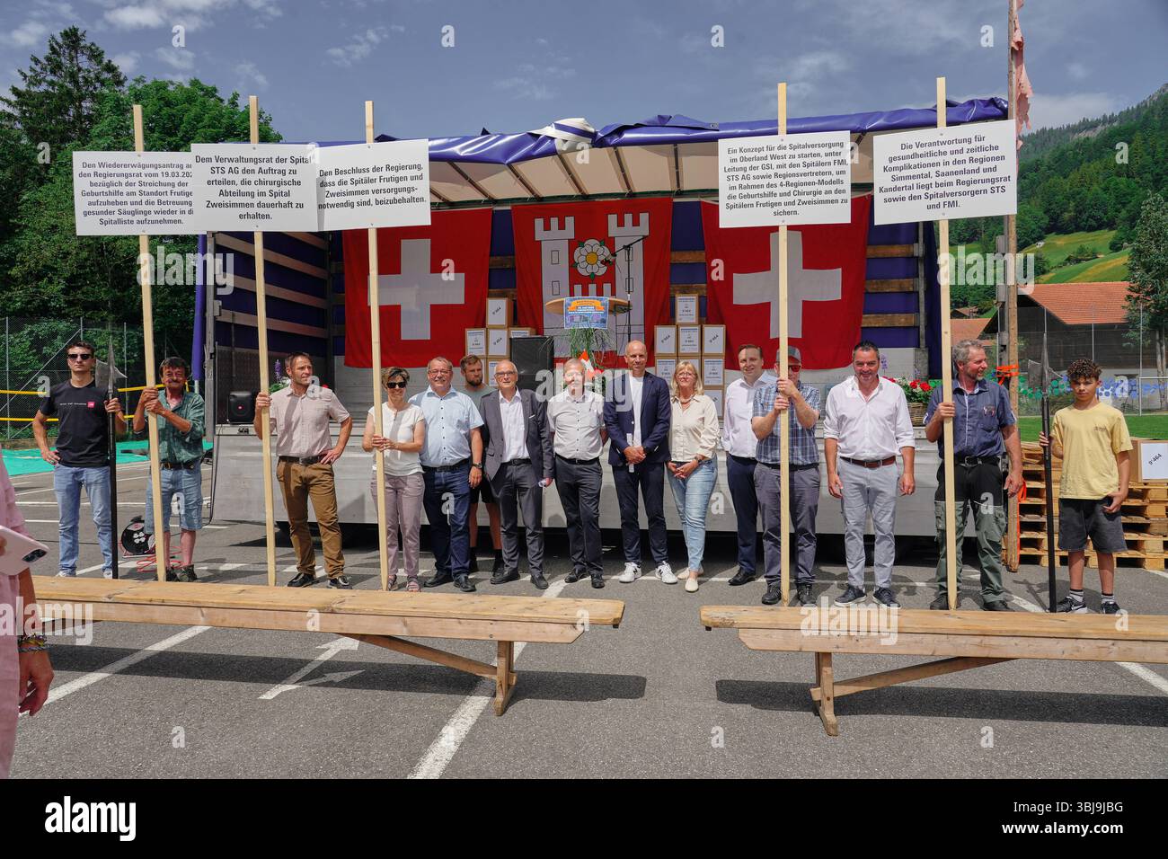 14.06.2025, Landsgemeinde zur Rettung der Spitalversorgung Oberland ...