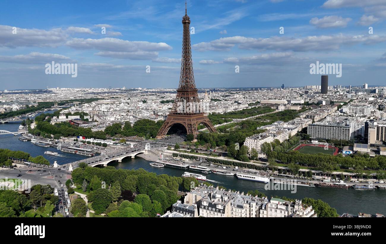 Amazing Paris landscape in France. Beautiful Skyline. Tourism Travel ...