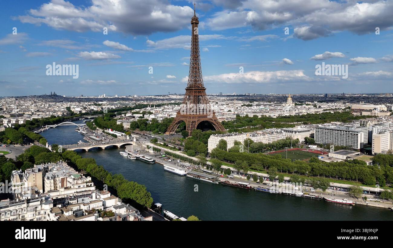 Amazing Paris landscape in France. Beautiful Skyline. Tourism Travel ...