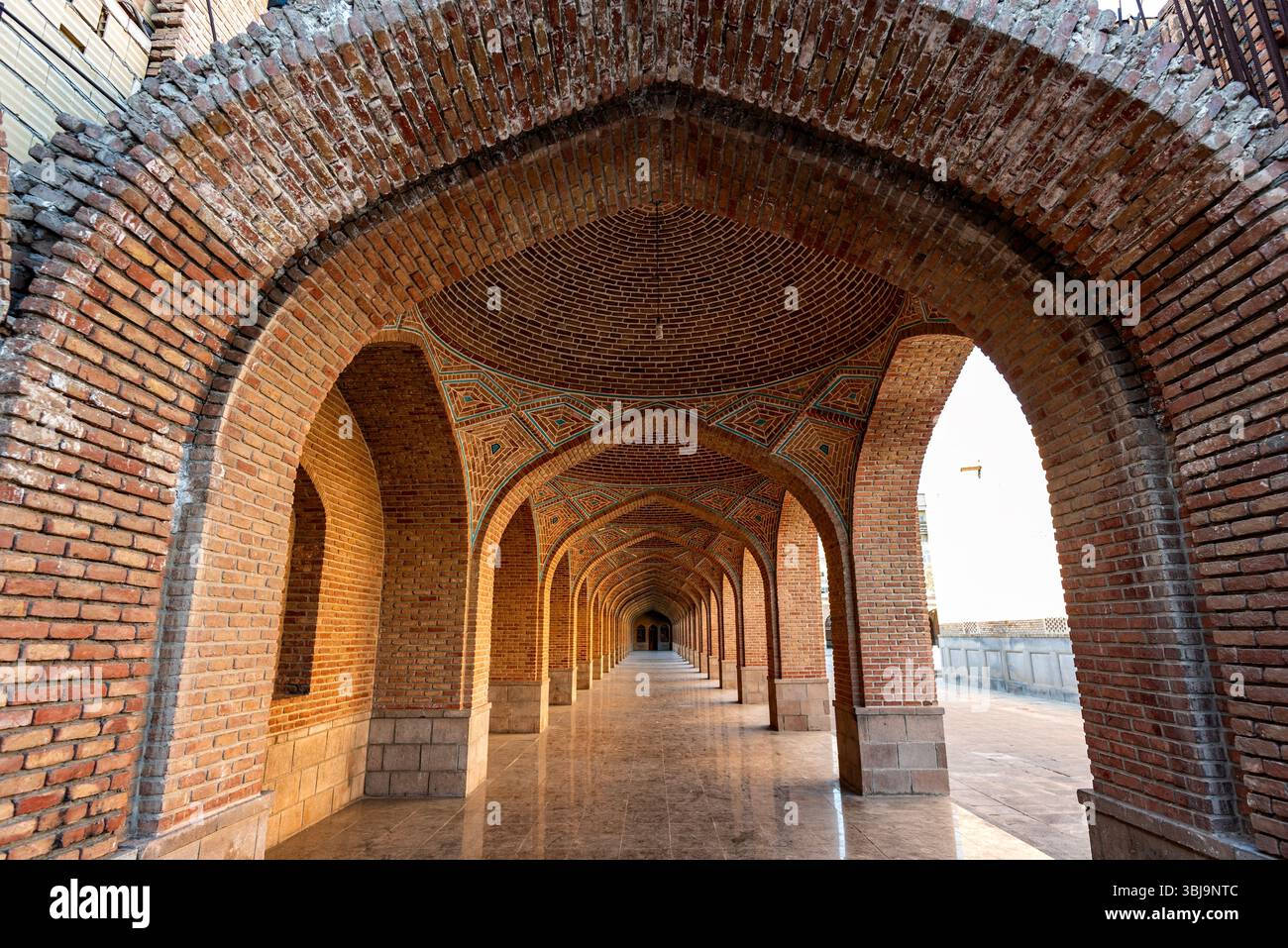 Persian architecture beautiful blue hi-res stock photography and images ...