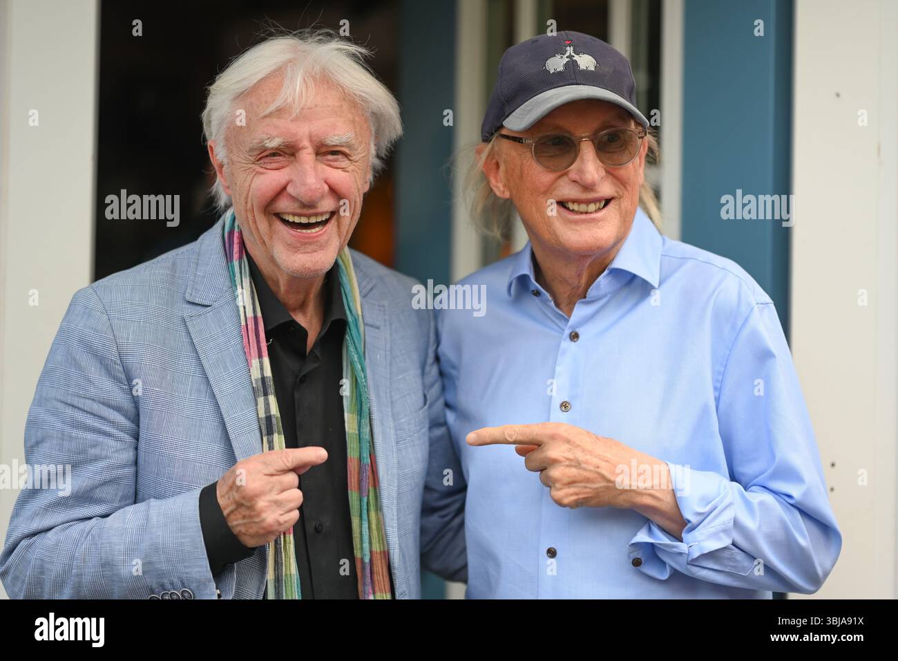 Emden, Germany. 14th June, 2025. Otto Waalkes (l) and the Swiss Emil ...