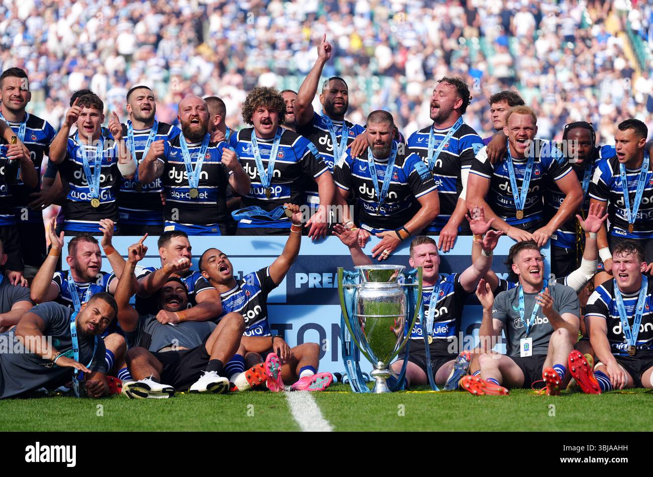 Bath Rugby players celebrate with the trophy after the Gallagher ...