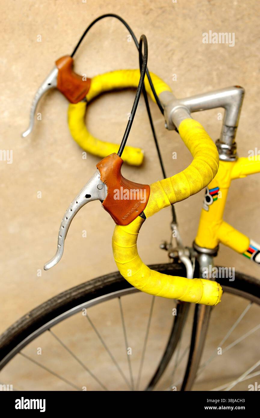 Colnago, vintage, bicycle, parts, wheel, detail, tire, tread, sprockets ...