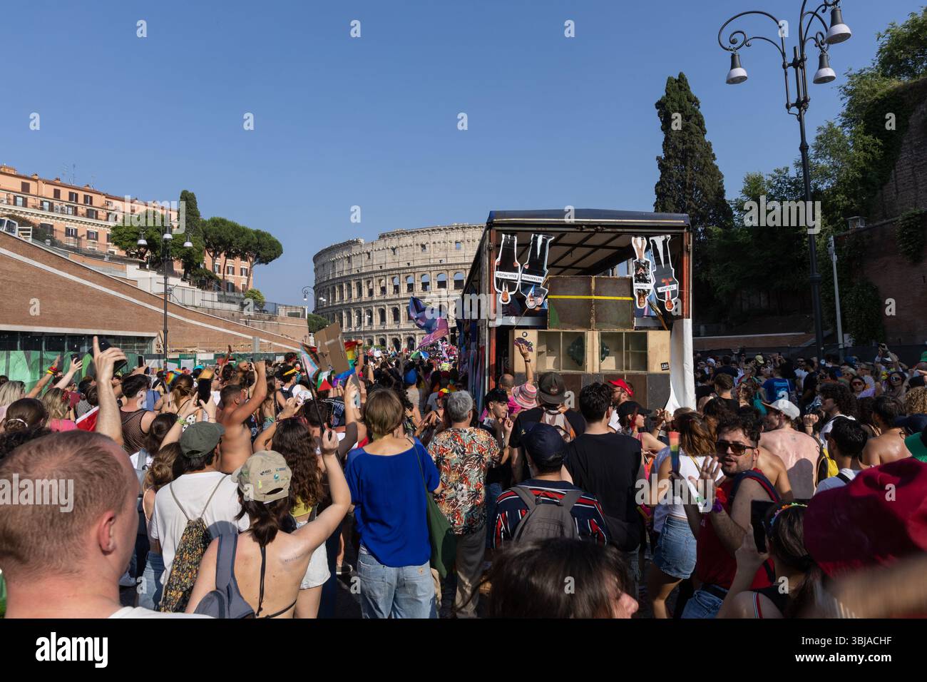 Rome, Italy. 14th June, 2025. Silhouettes of Netanyahu, Trump, Musk and ...