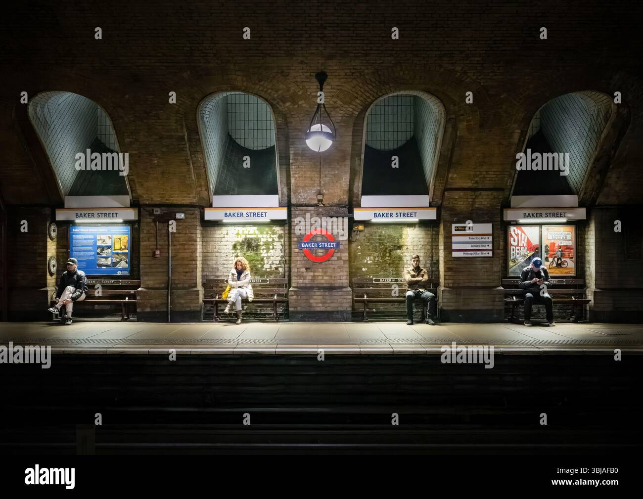 Victorian london underground tunnels hi-res stock photography and ...