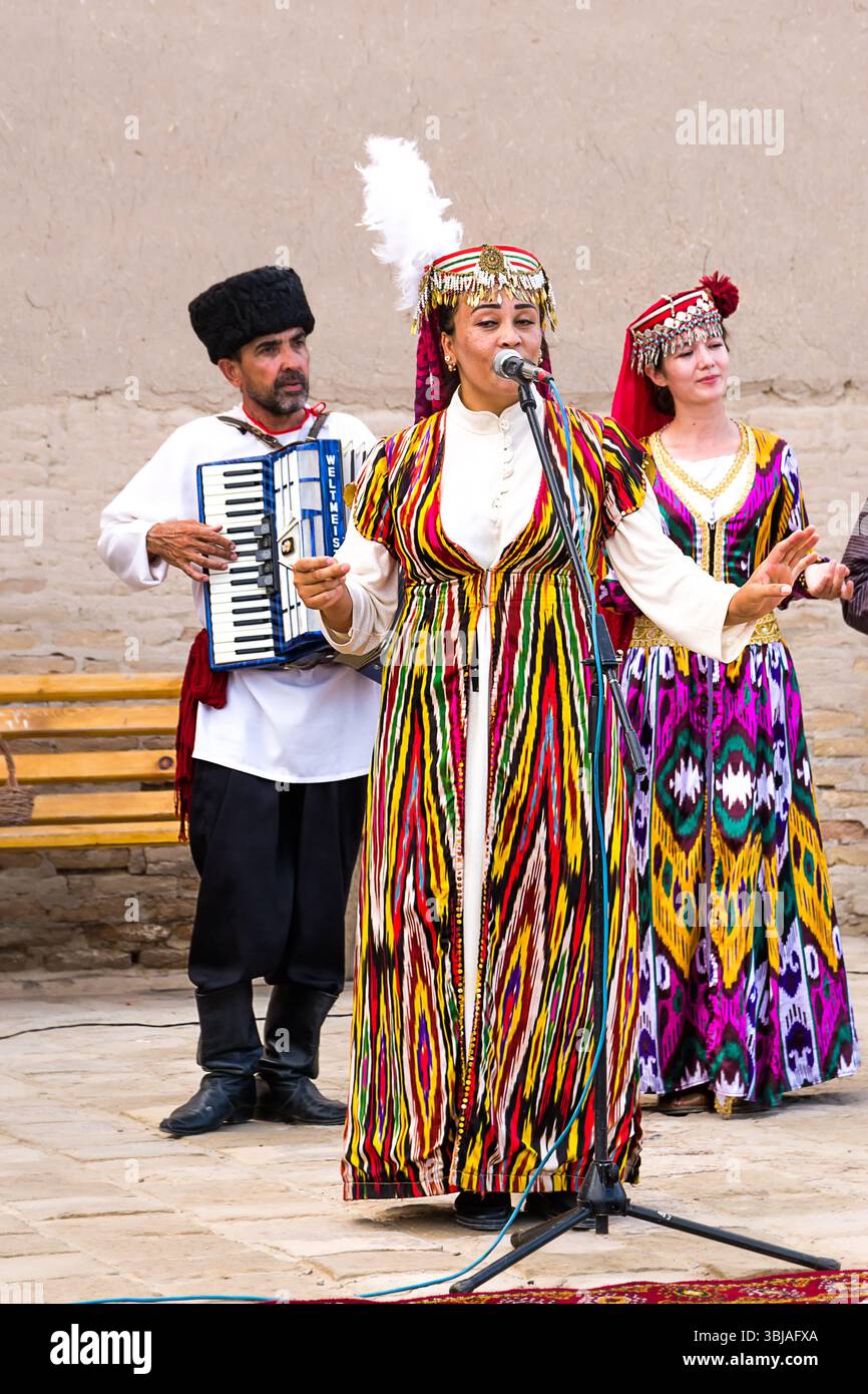 Khiva, Uzbekistan – July 11, 2024: Traditional Uzbek folk performance ...