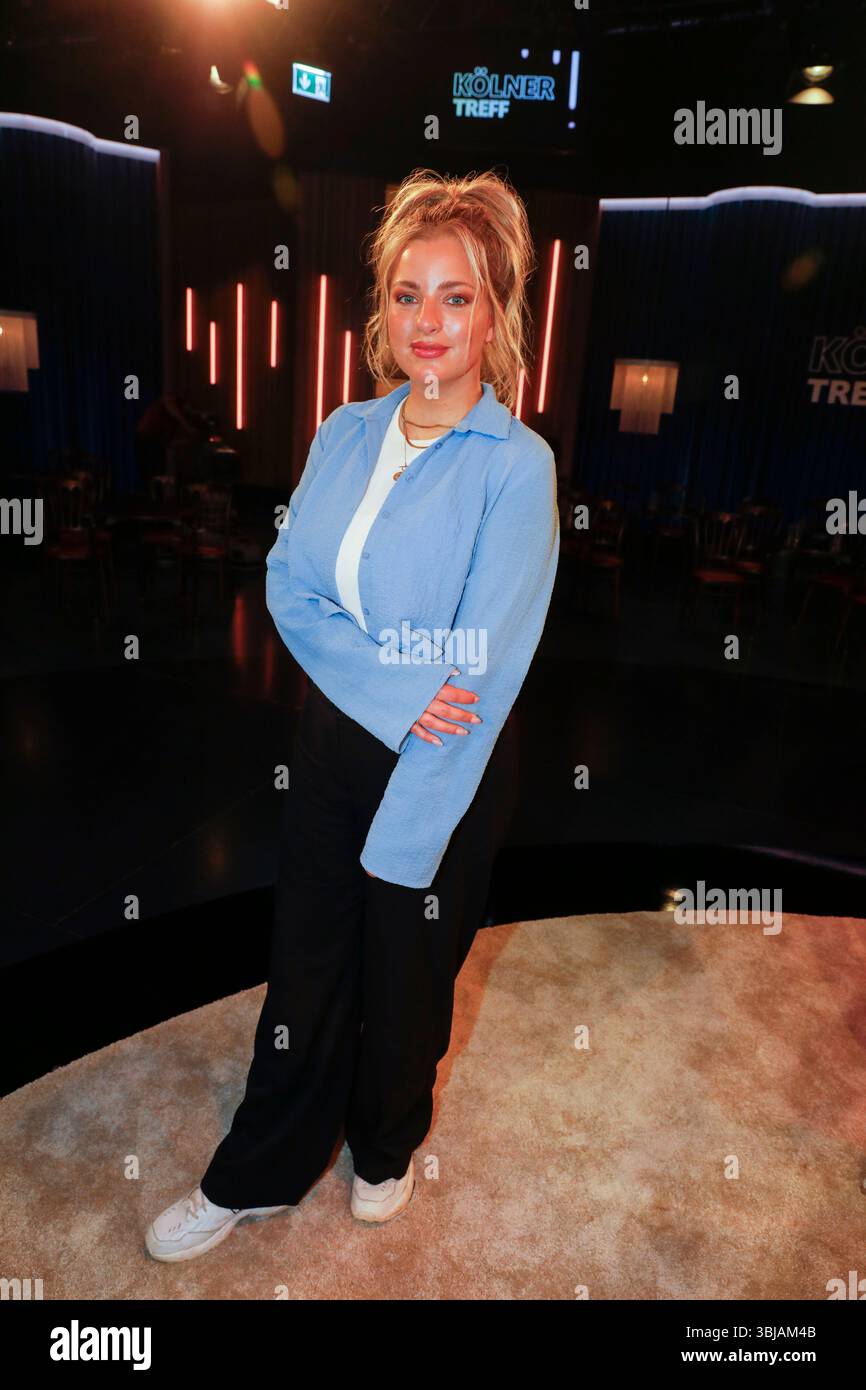 Laura Larsson bei der Aufzeichnung der WDR-Talkshow 'Kölner Treff' im ...