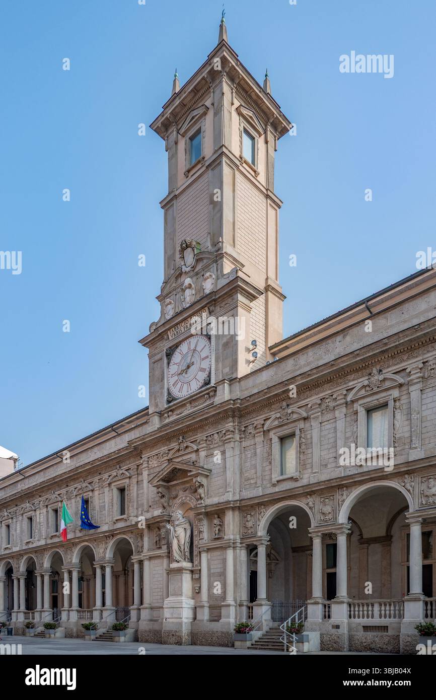 Clocktower milan hi-res stock photography and images - Alamy