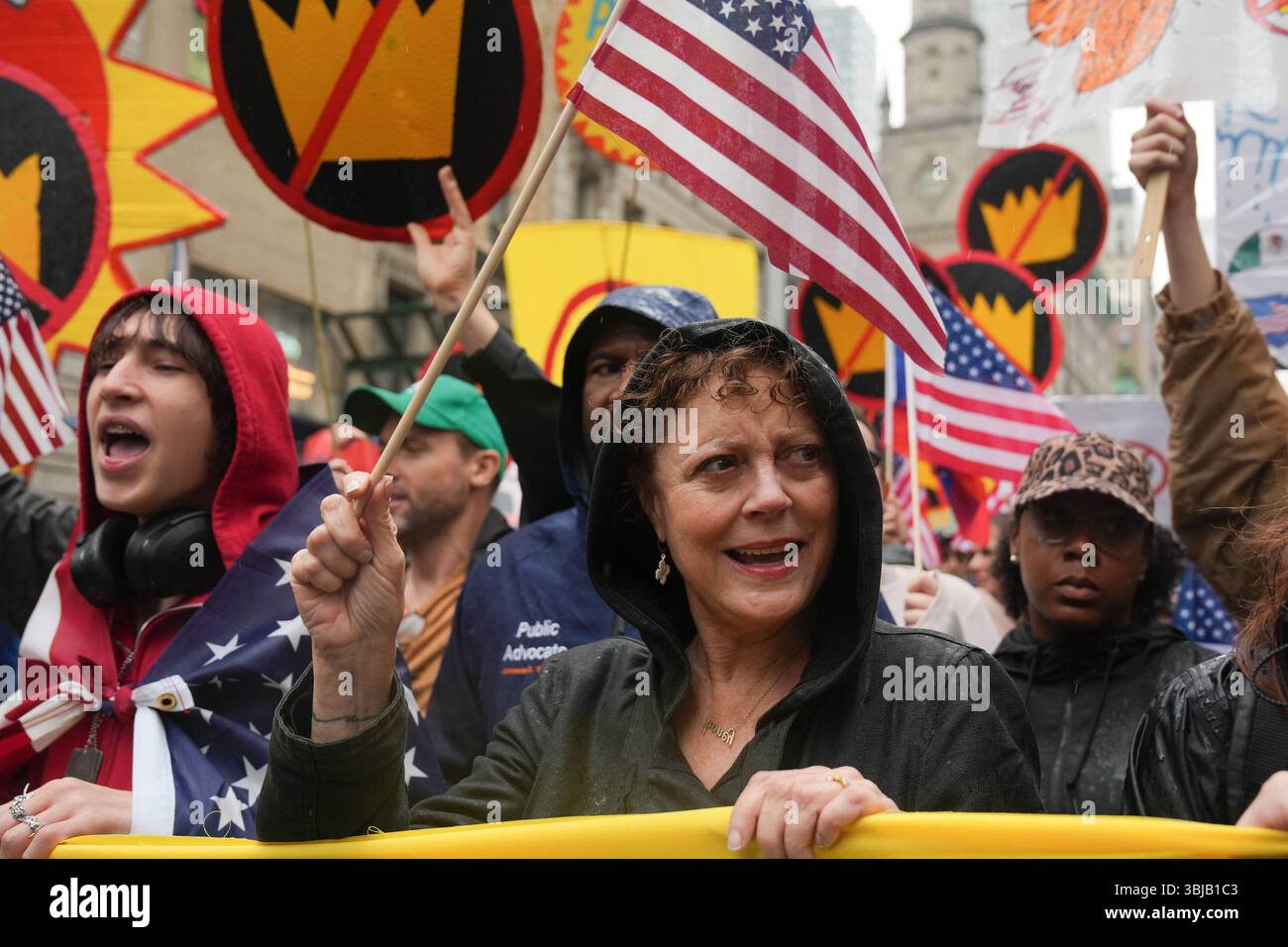 New York, New York, USA. 14th June, 2025. Actress SUSAN SARANDON chants ...