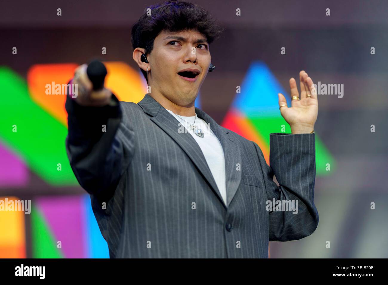 Eurovision crowd 2025 hi-res stock photography and images - Alamy