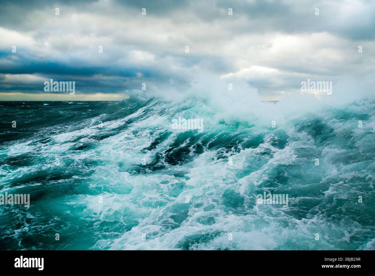 A storm in the ocean. Storm waves in the open ocean Stock Photo - Alamy