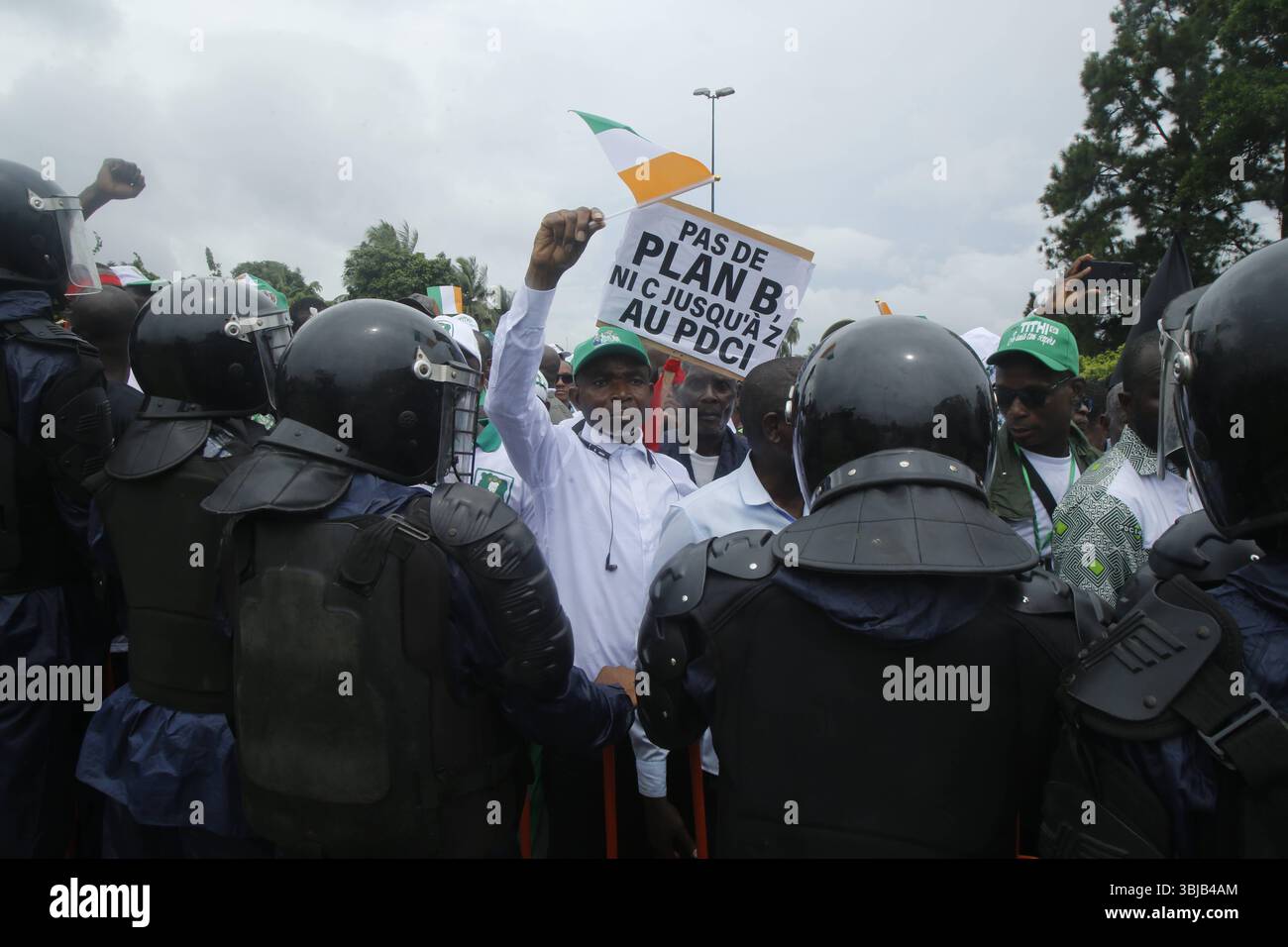 Electoral protest in Abidjan, Ivory Coast Supporters of the PDCI ...