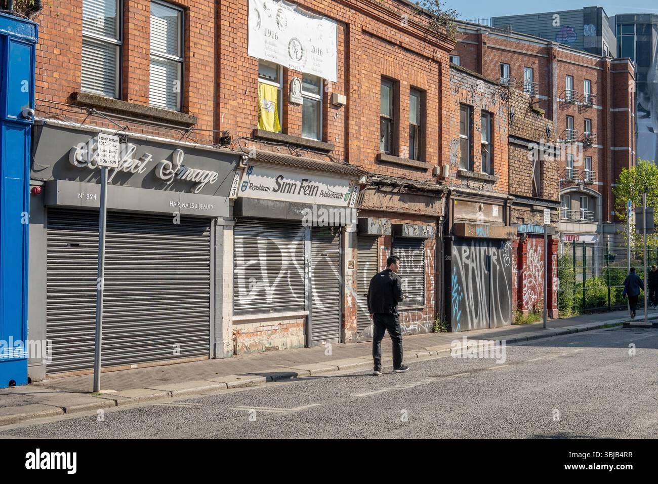 Dublin urban decay shop hi-res stock photography and images - Alamy