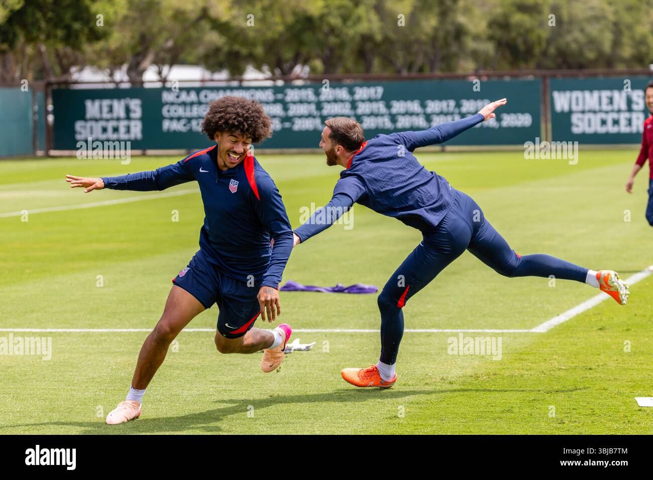 STANFORD, CA - JUNE 14: Chris Richards #3 and Matt Turner #1 of the ...