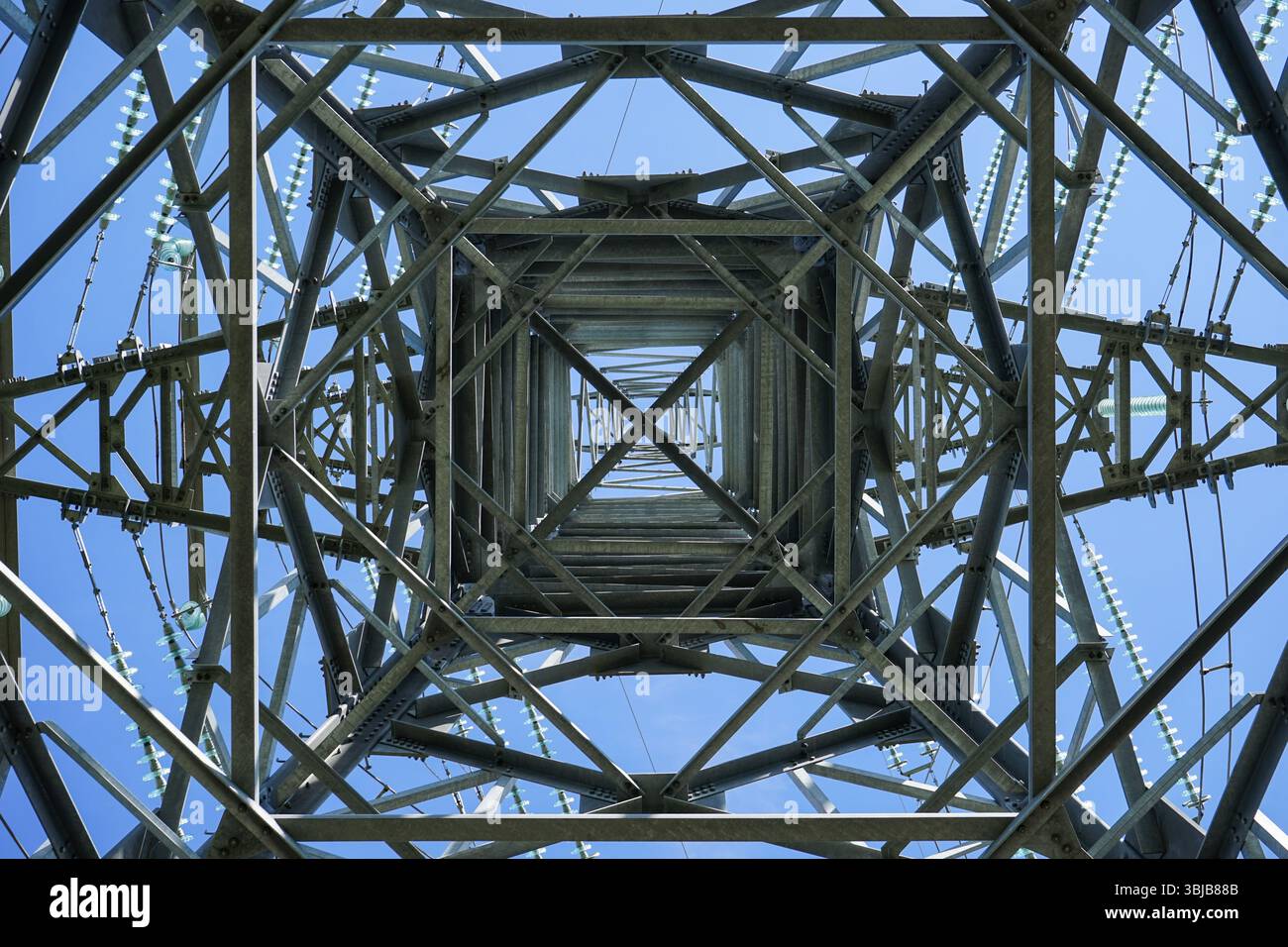 Steel power transmission tower hi-res stock photography and images - Alamy