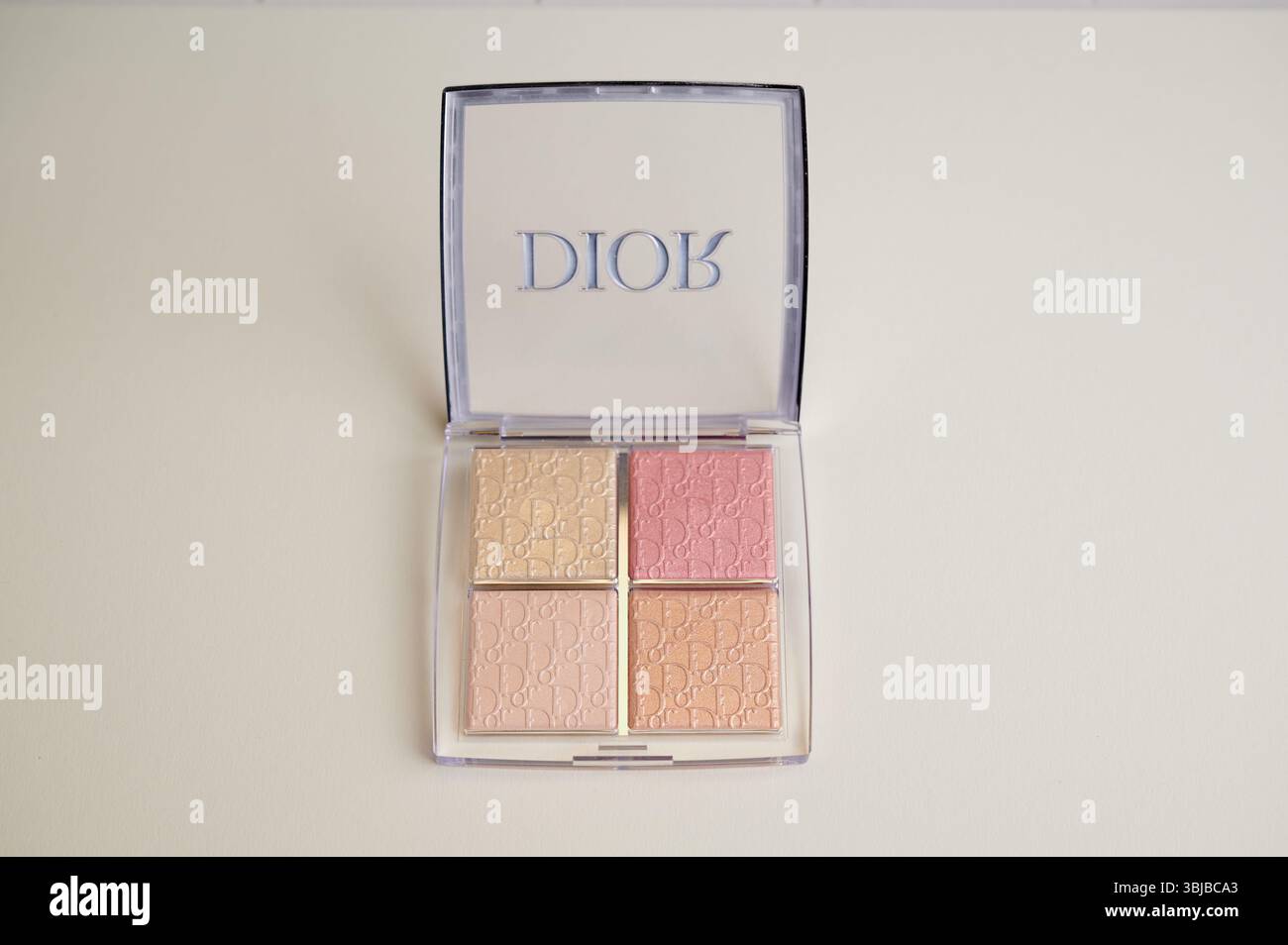 Luxurious color palette hi-res stock photography and images - Alamy