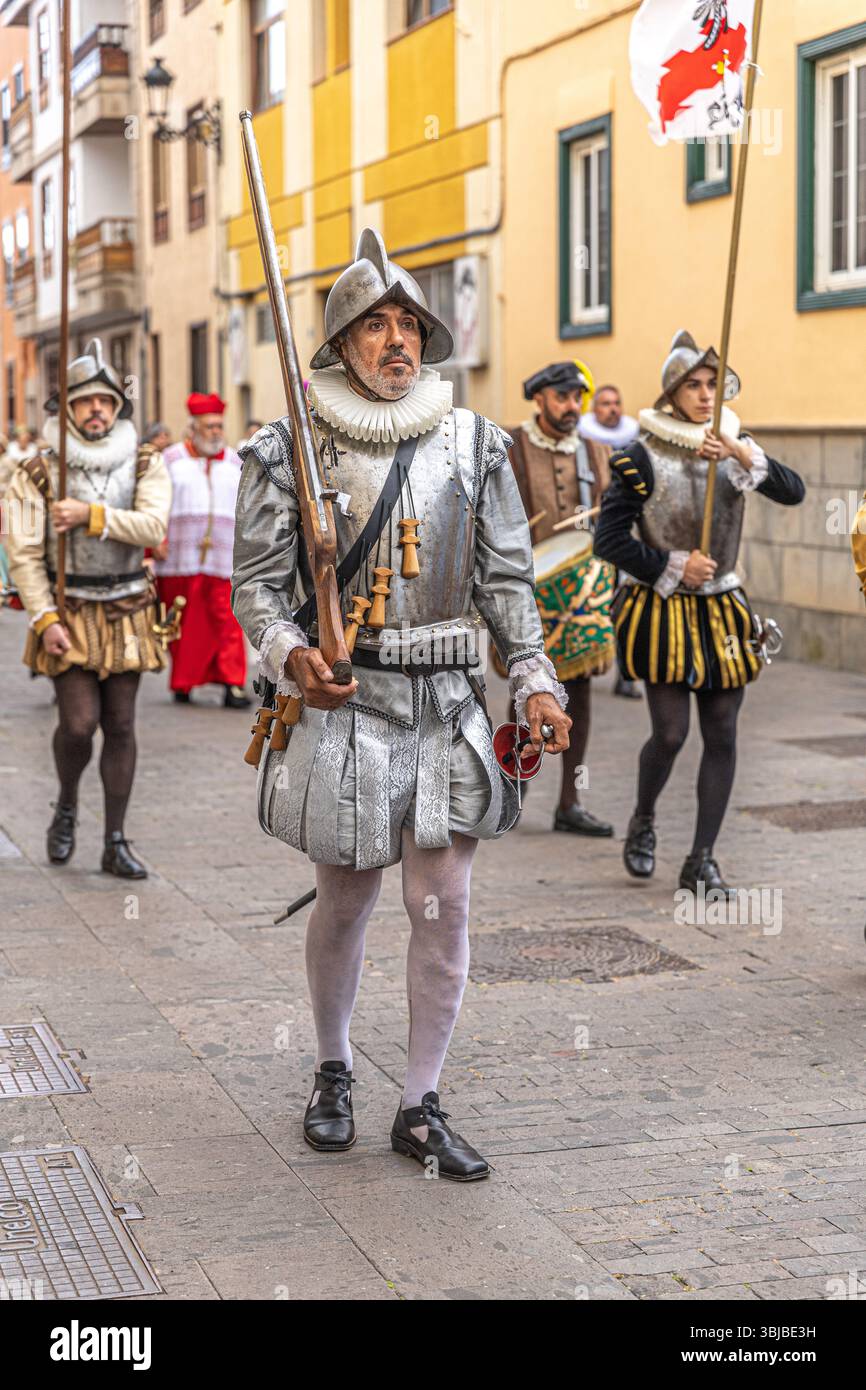 Giant festival puppets spain hi-res stock photography and images - Alamy