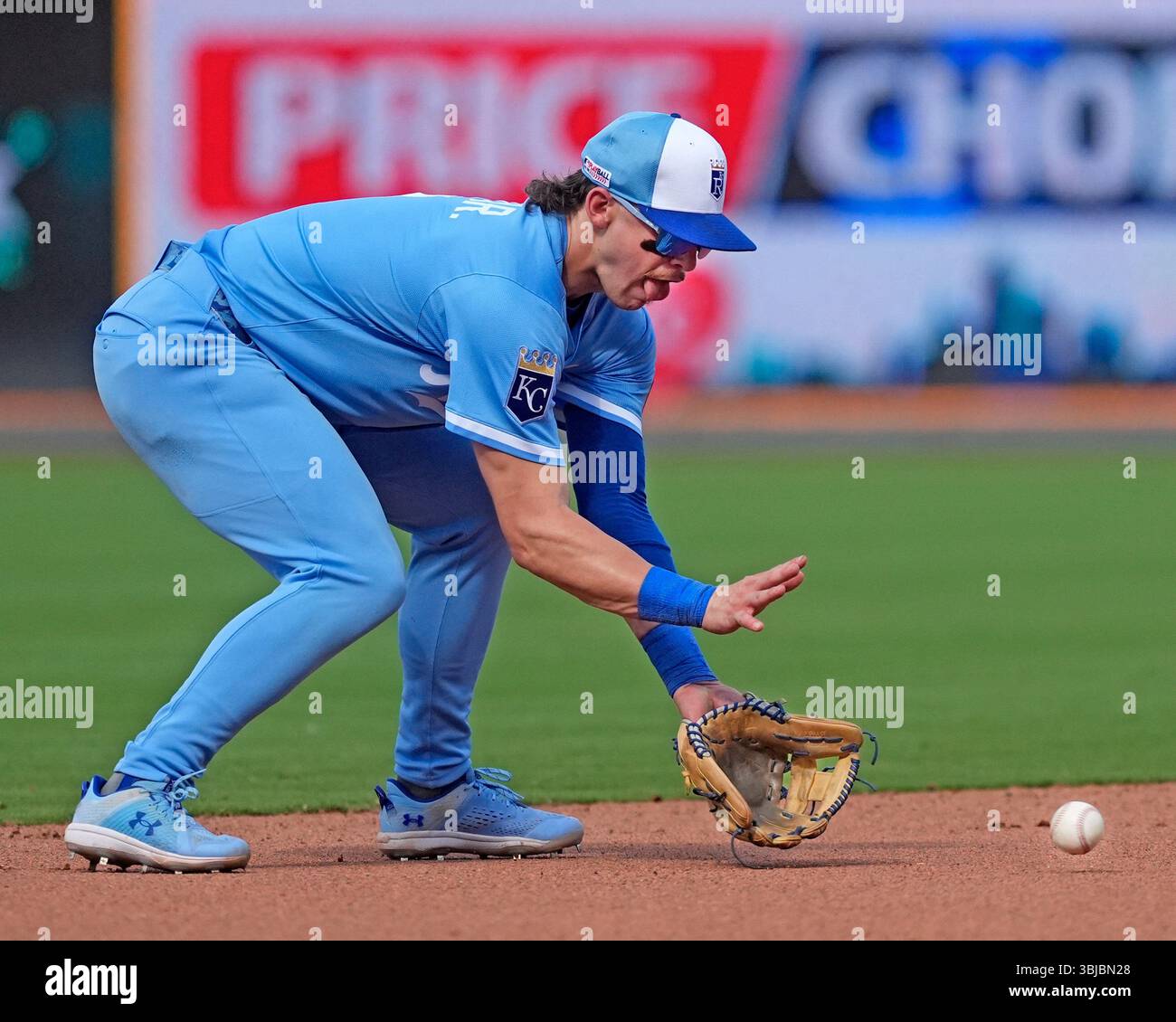 June 14, 2025: Kansas City Royals shortstop Bobby Witt Jr. (7) fields a ...