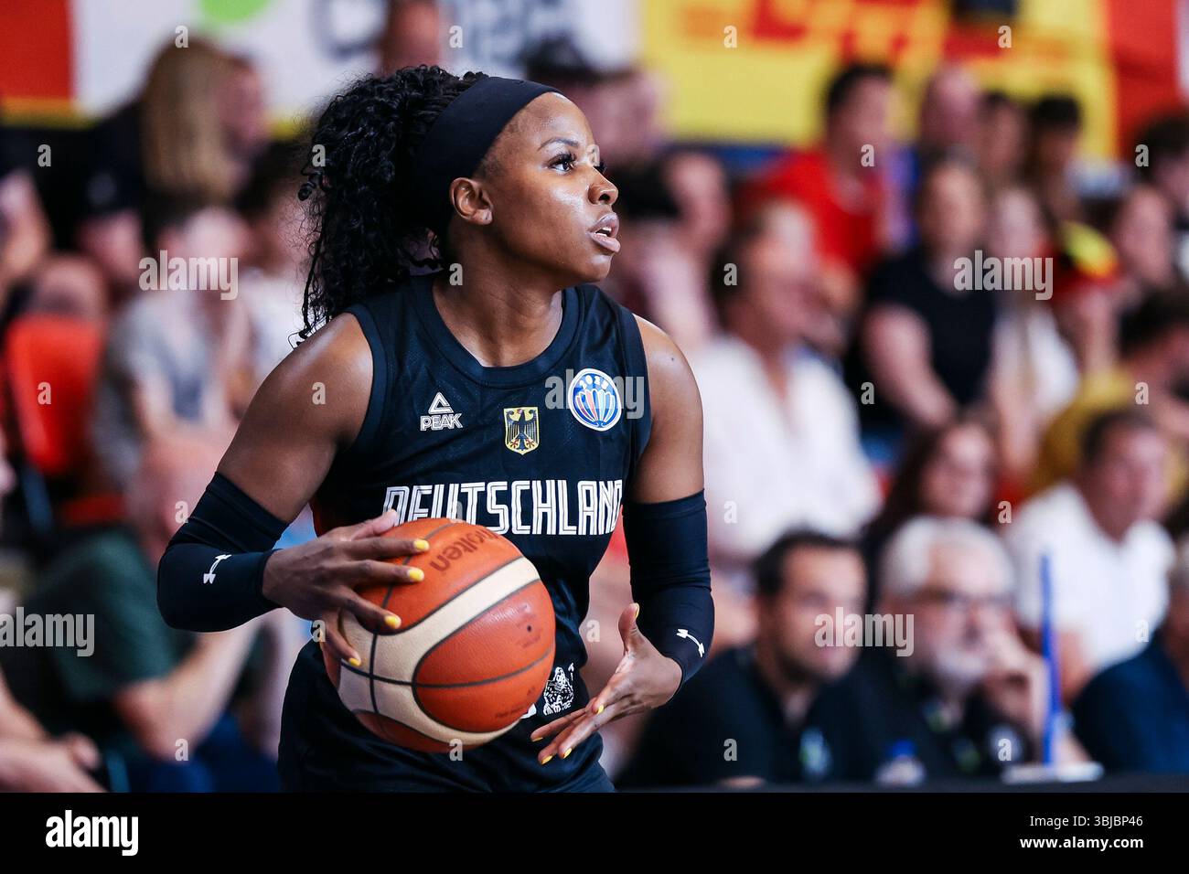 Alexis Peterson (Deutschland, 1) am Ball Basketball Damen Testspiel ...