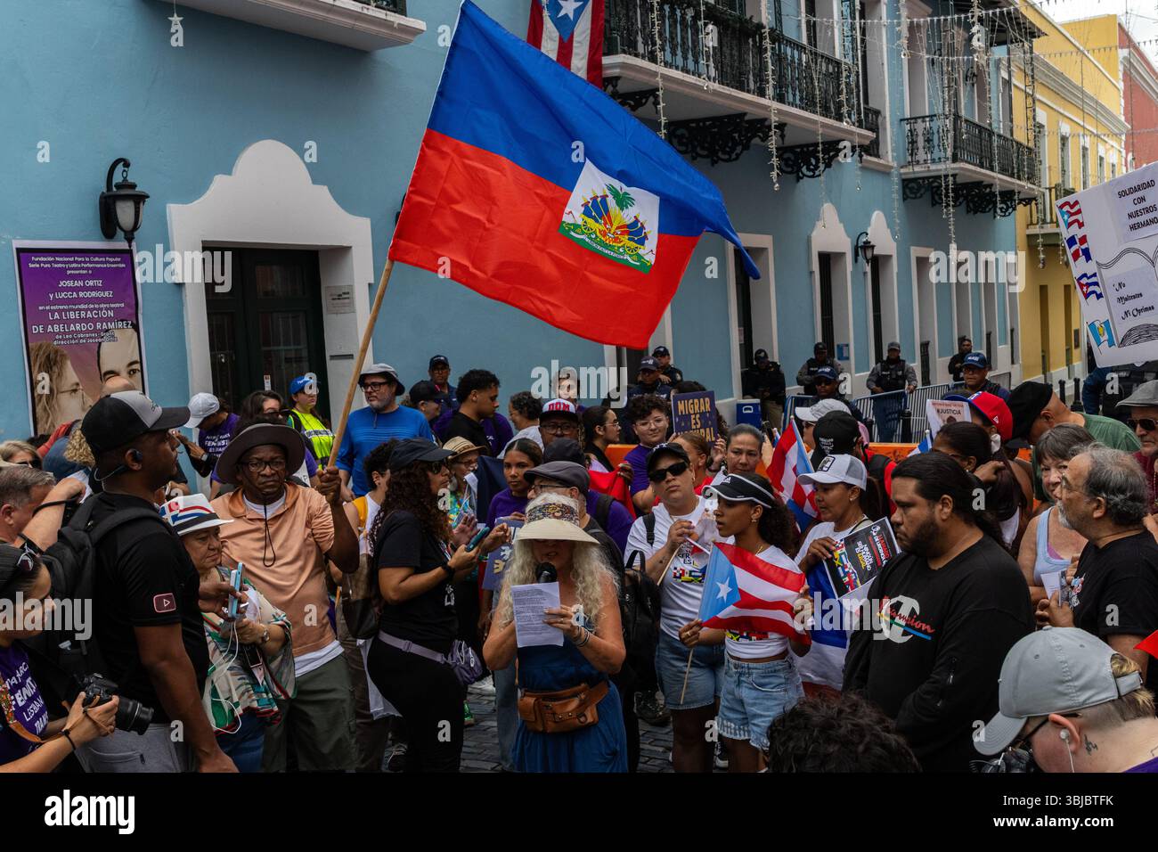 San Juan, USA. 14th June, 2025. Activists held a ‘No Kings' and anti ...