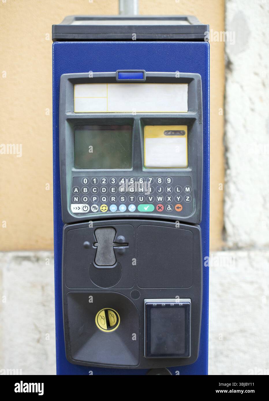 Car parking machine on the street Stock Photo - Alamy