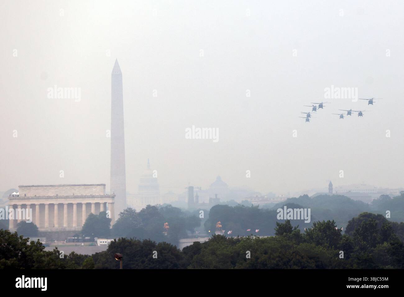 WASHINGTON, D.C. - JUNE 14: View of the US Army flyover heading towards ...