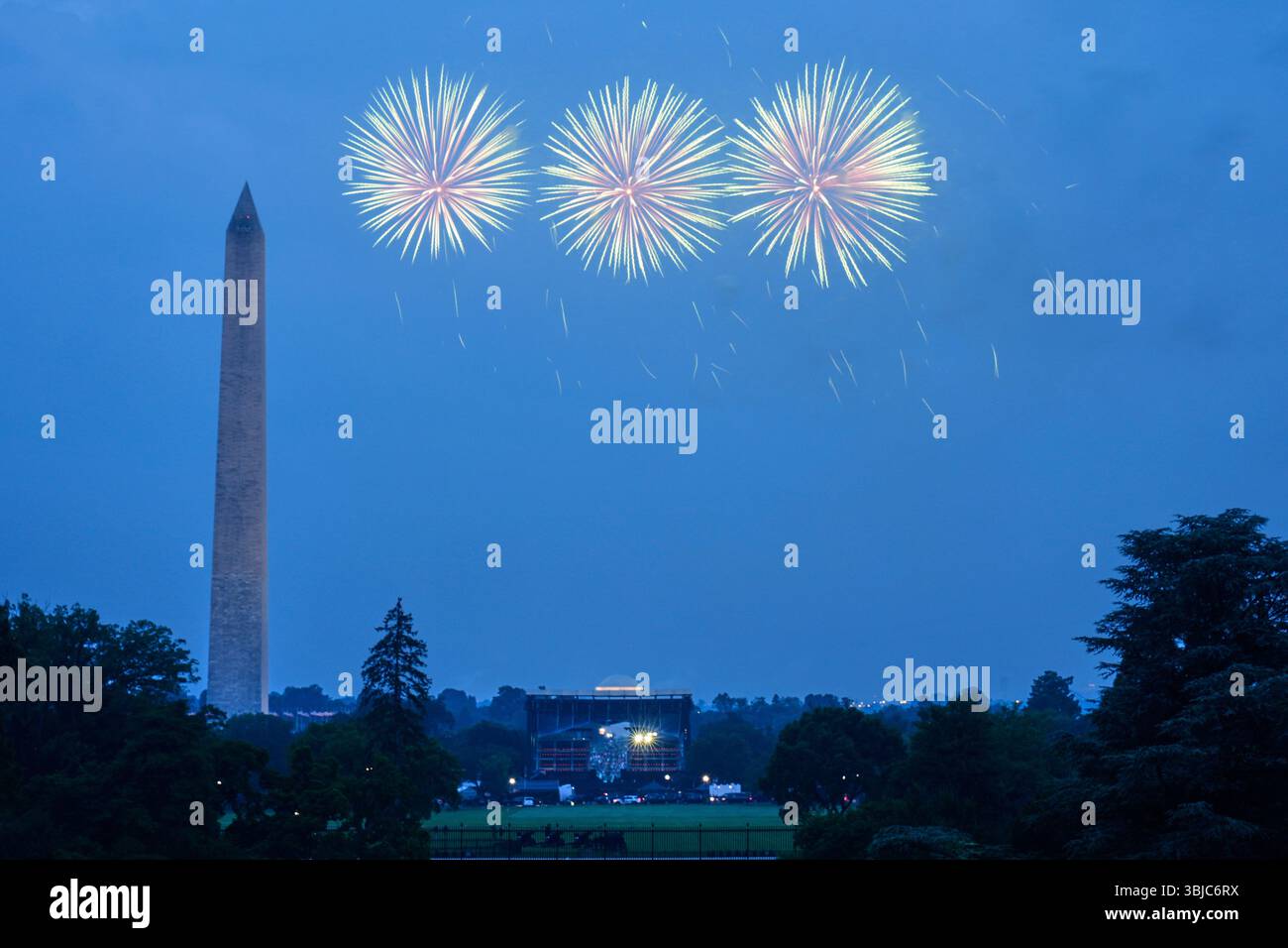 Fireworks burst over the Ellipse during an event to honor the Army's ...
