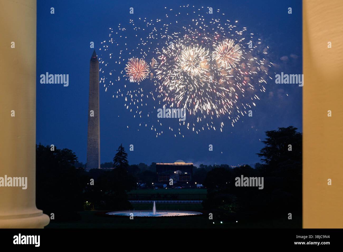 Fireworks burst over the Ellipse during an event to honor the Army's ...