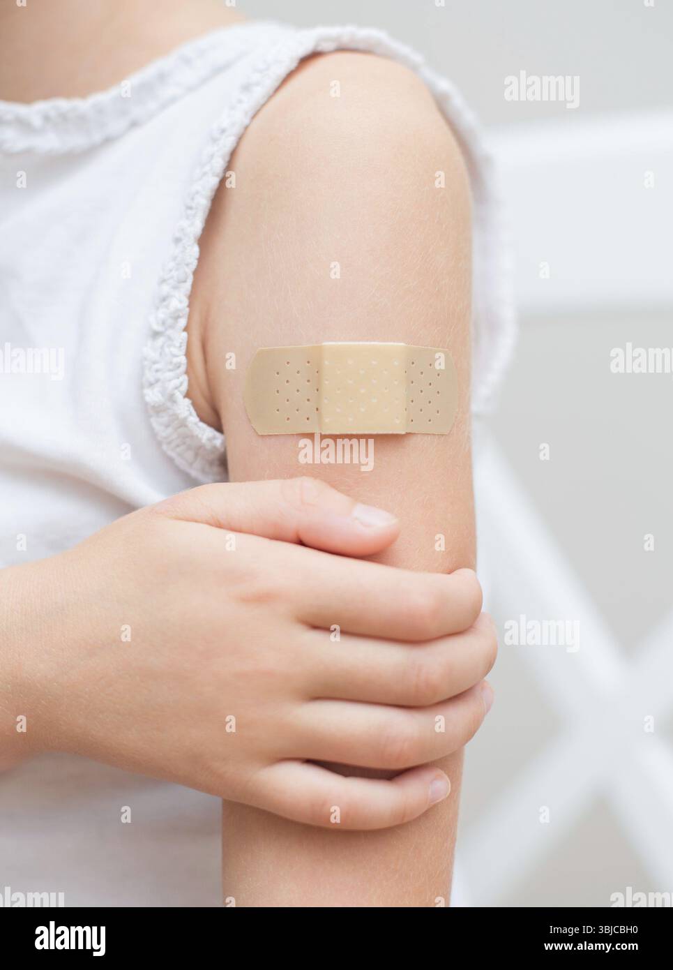 Child injection arm hi-res stock photography and images - Alamy