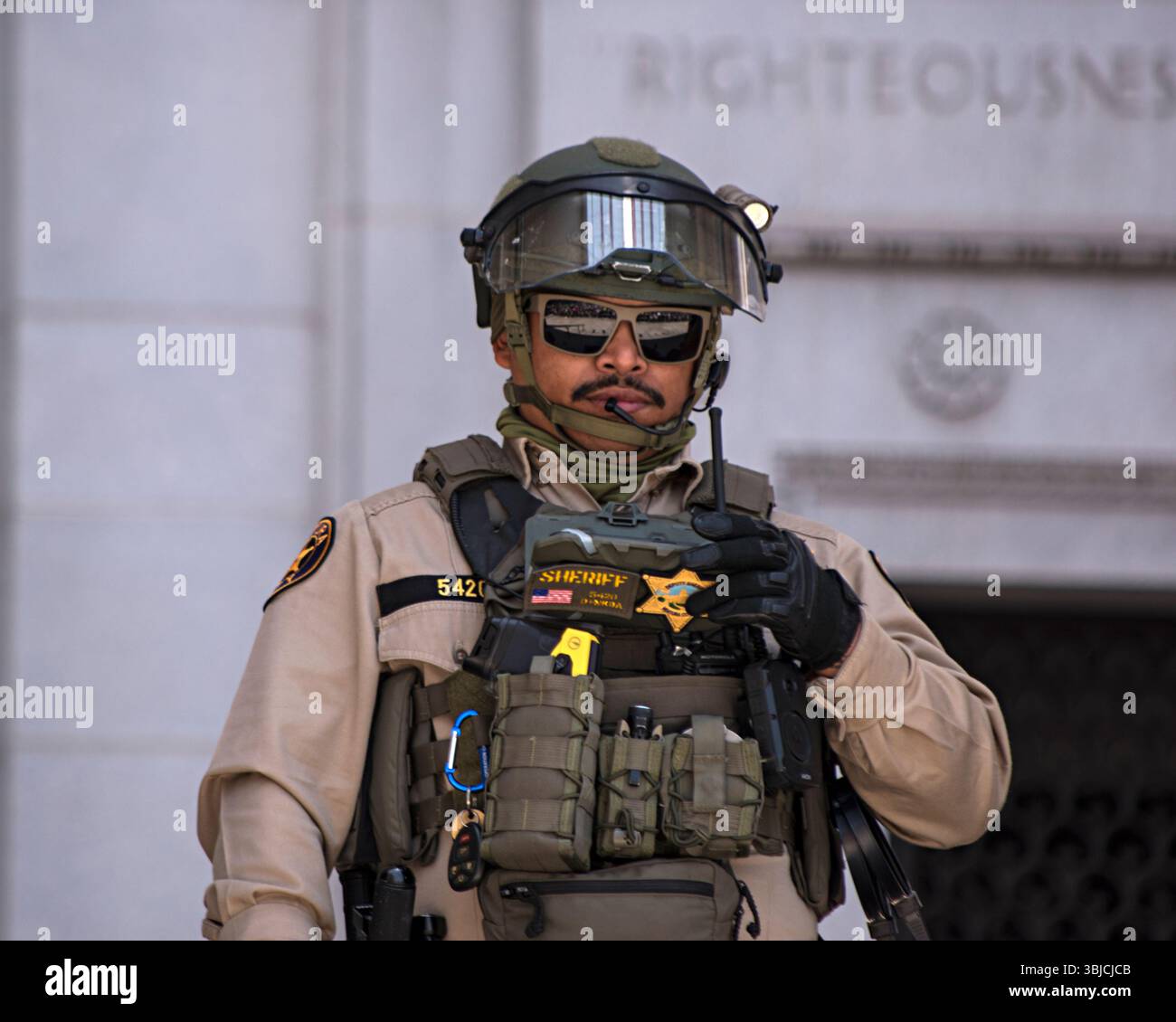 Tear gas protest los angeles hi-res stock photography and images - Alamy