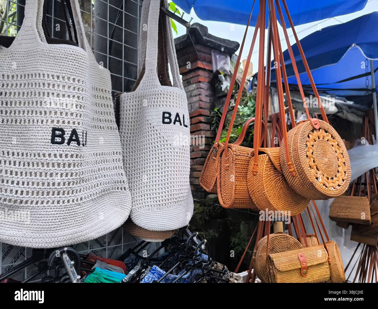 Knitted basket bag two hi-res stock photography and images - Alamy