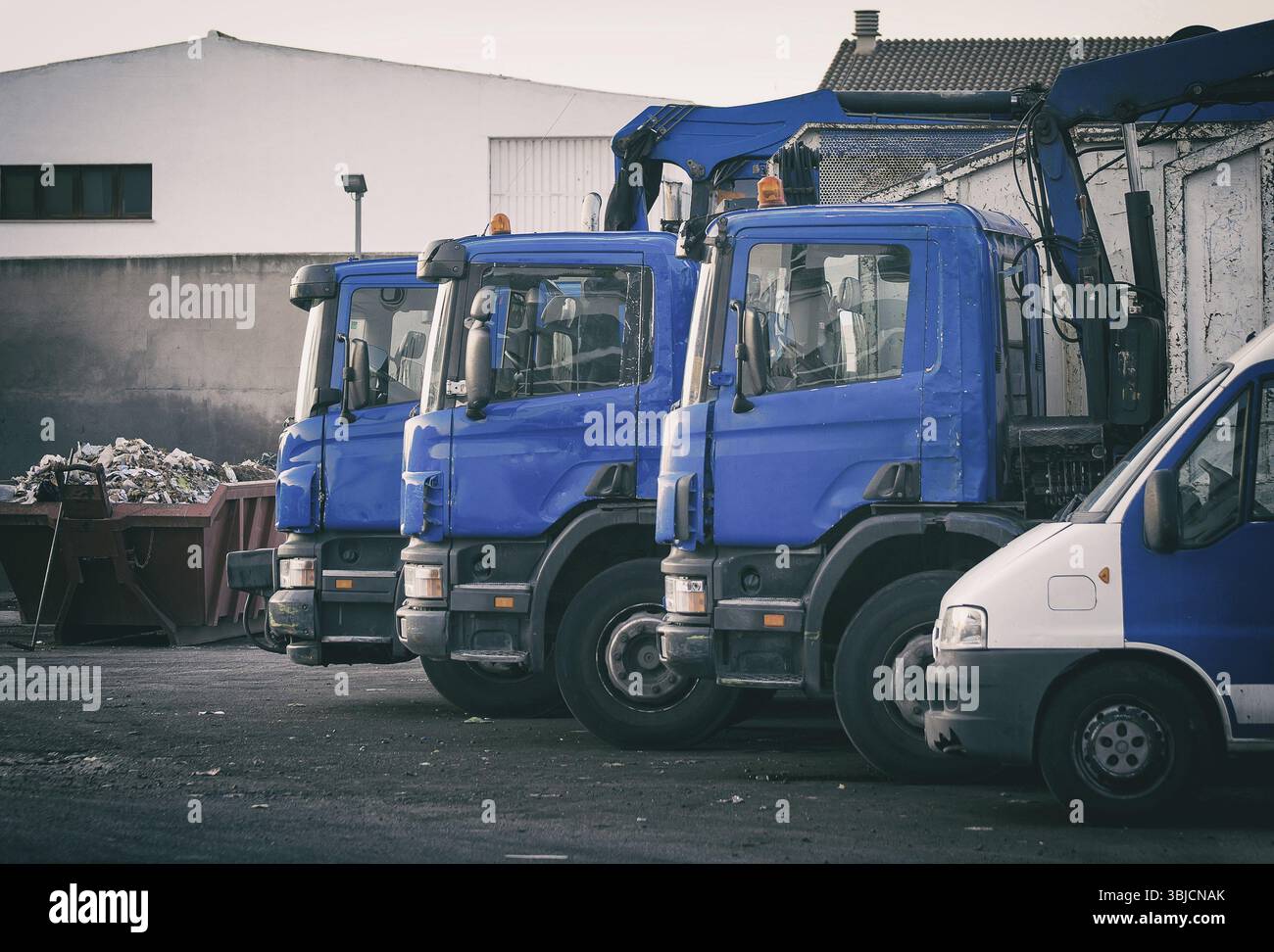 Garbage truck parked hi-res stock photography and images - Alamy