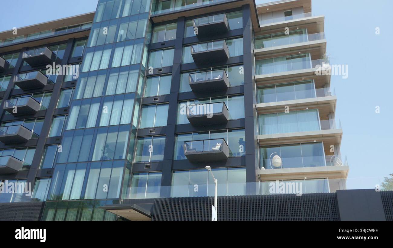 Los Angeles, California, USA 13th June 2025 Actor Matt Damon Condo Home ...