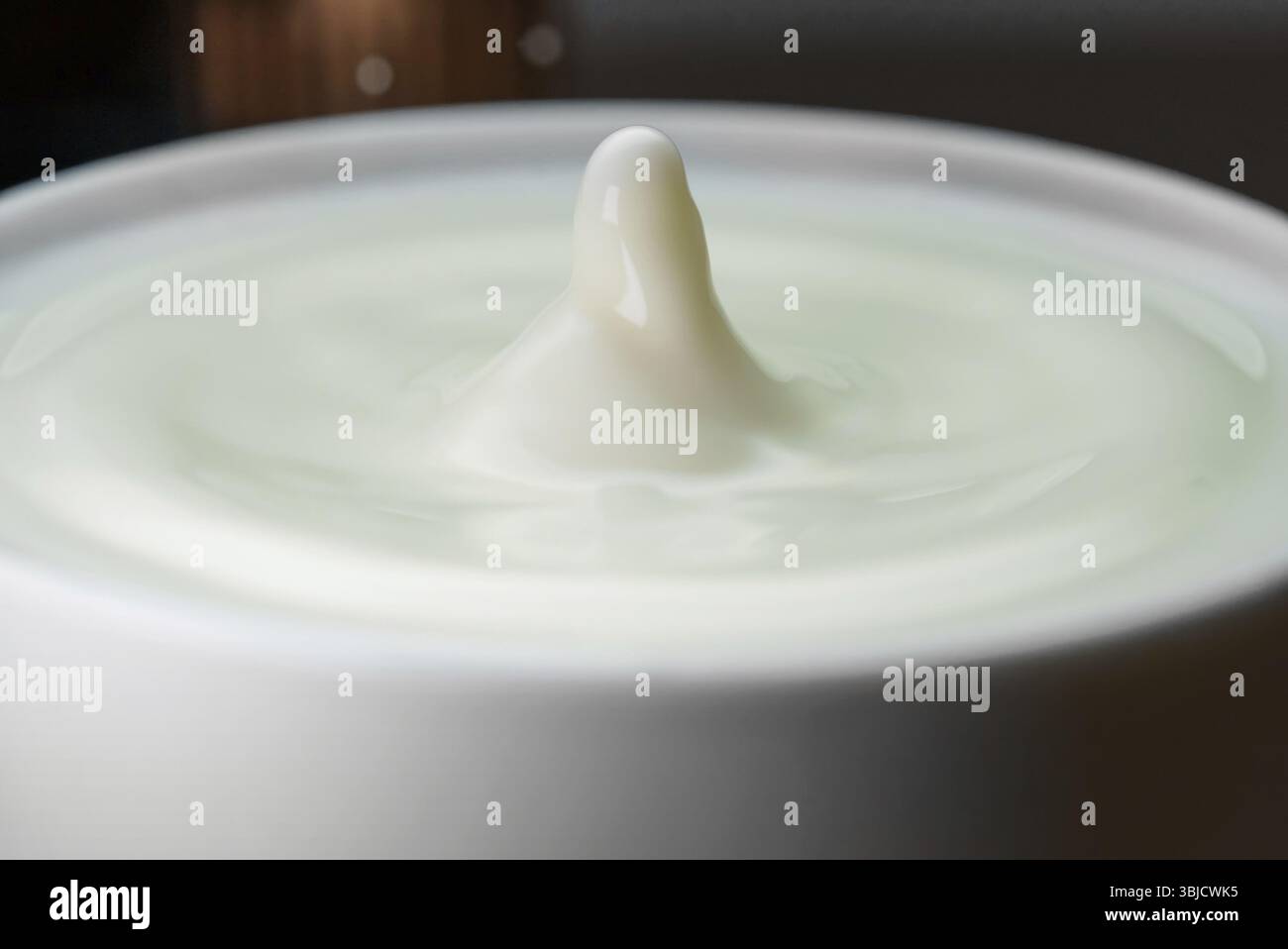 Cup filled with water hi-res stock photography and images - Alamy