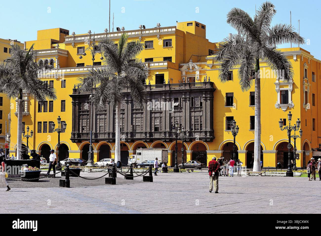 Plaza de Armas de Lima, headquarters of Caretas magazine Stock Photo ...