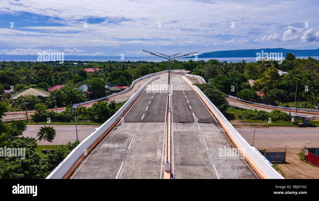 Elevated multilane expressway hi-res stock photography and images - Alamy