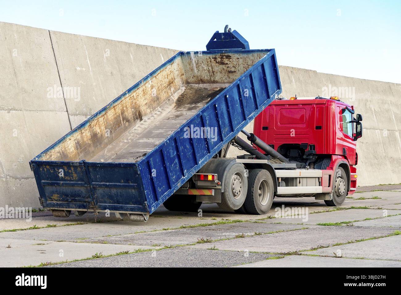 Removable container hi-res stock photography and images - Alamy