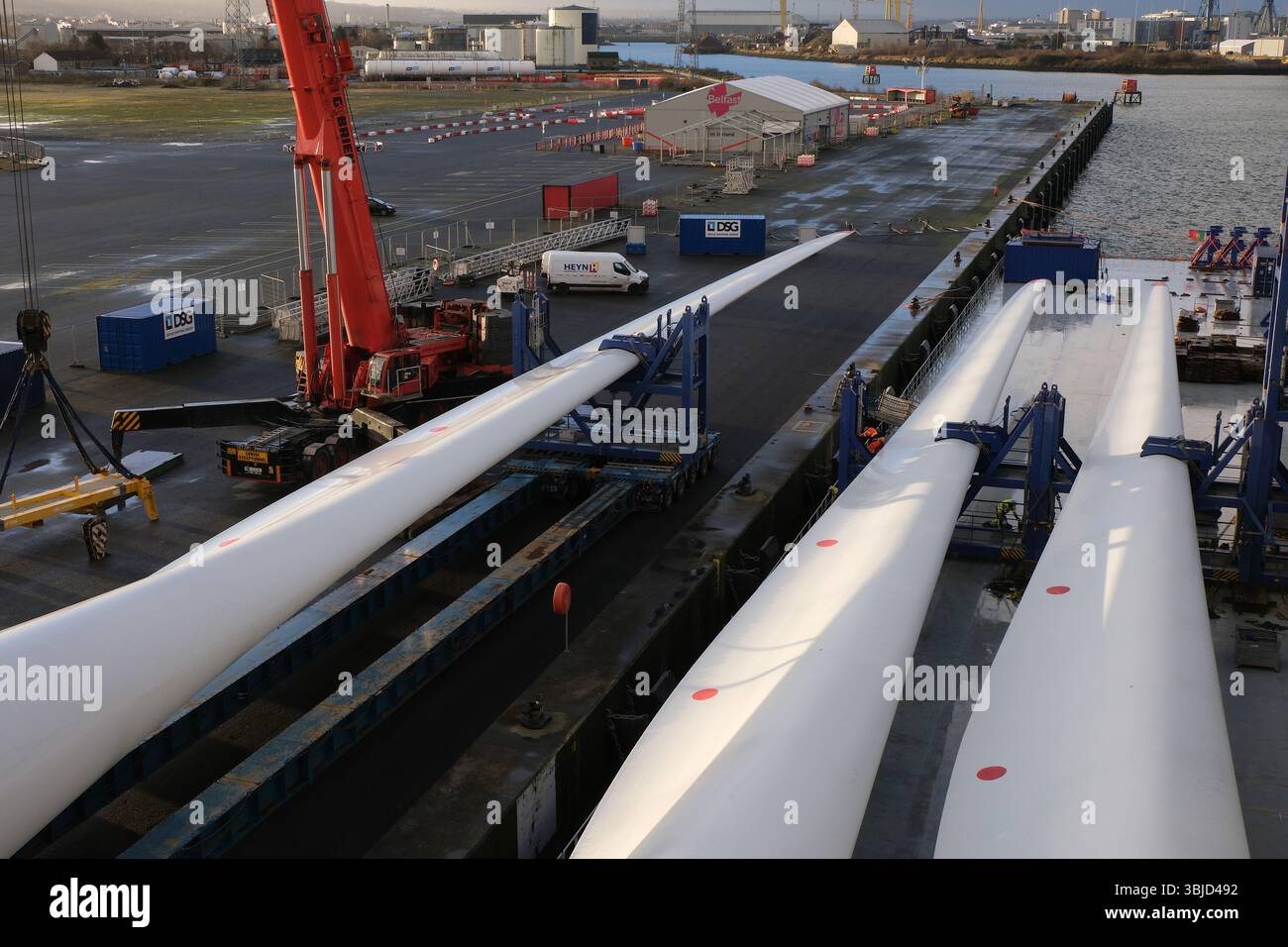 Blade of wind turbine secured on self propelled modular trailer ready ...