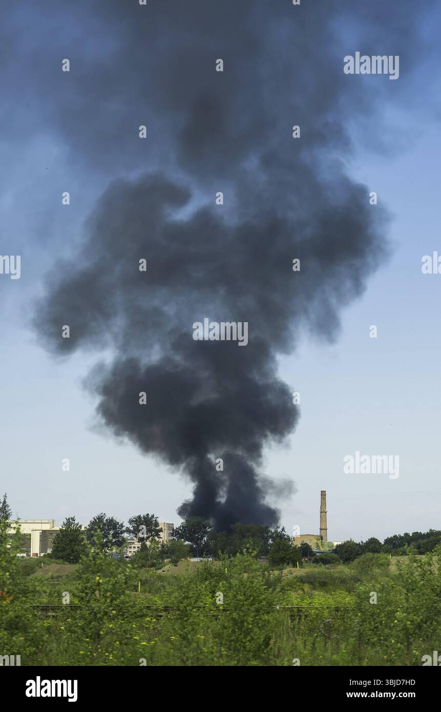 Forest fire in distance hi-res stock photography and images - Alamy